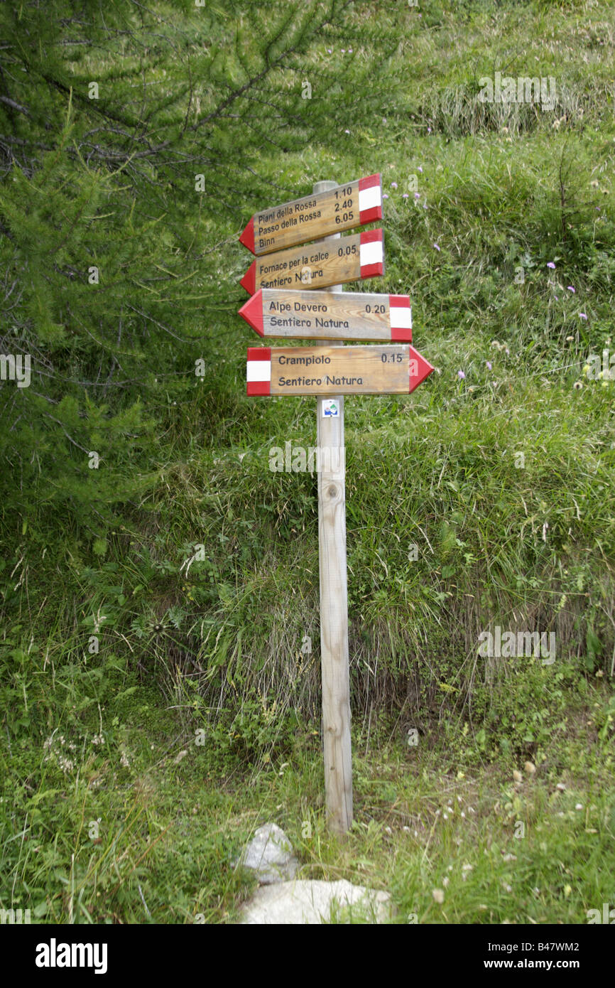 Hiking trails wooden signs hi-res stock photography and images - Alamy