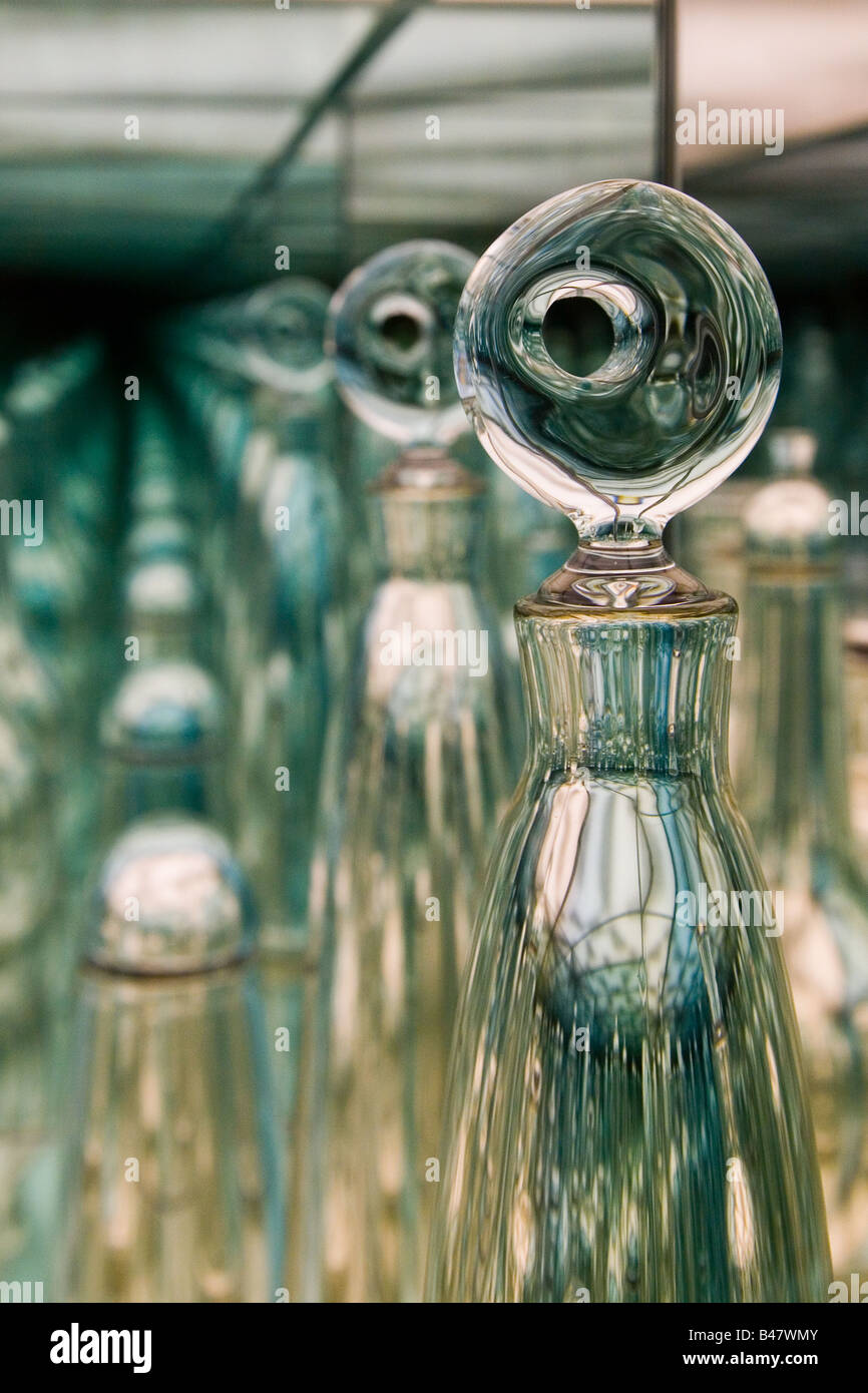 Infinity mirrors hi-res stock photography and images - Alamy