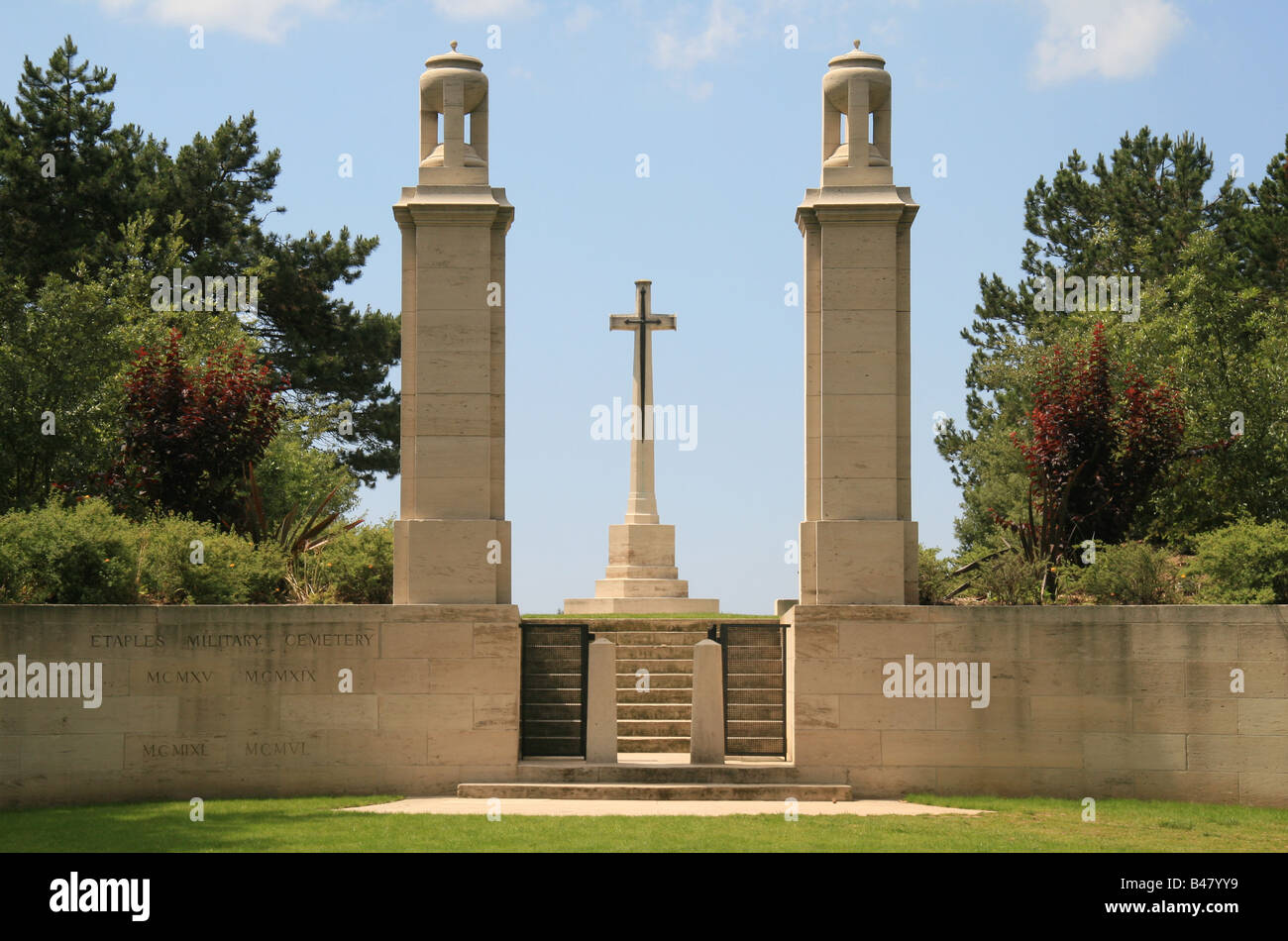 étaples cemetery hi-res stock photography and images - Alamy