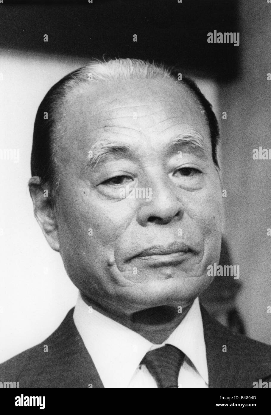 Minister of technology Black and White Stock Photos & Images - Alamy