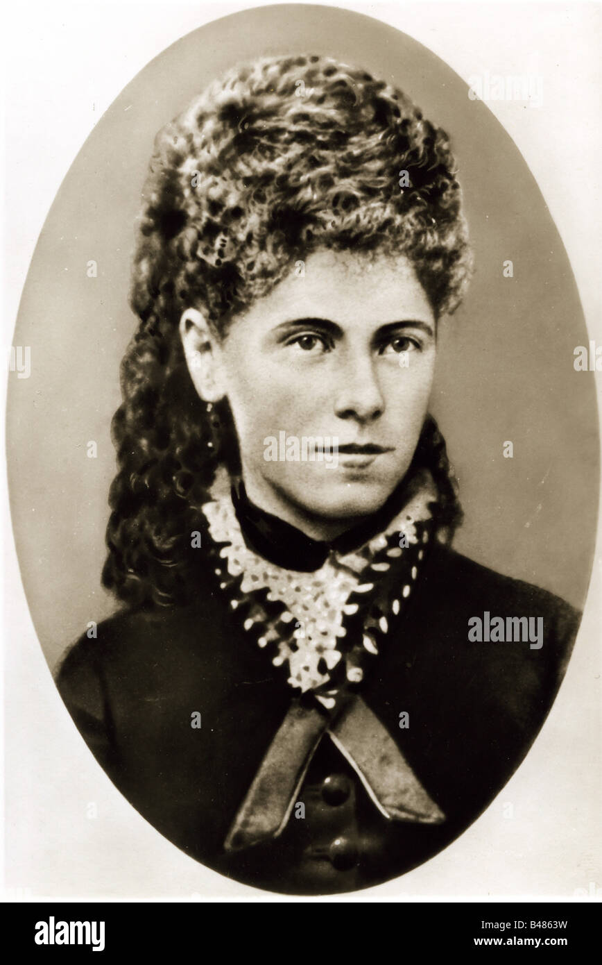 Lafargue, Laura, 26.9.1845 - 26.11.1911, French socialist, portrait ...
