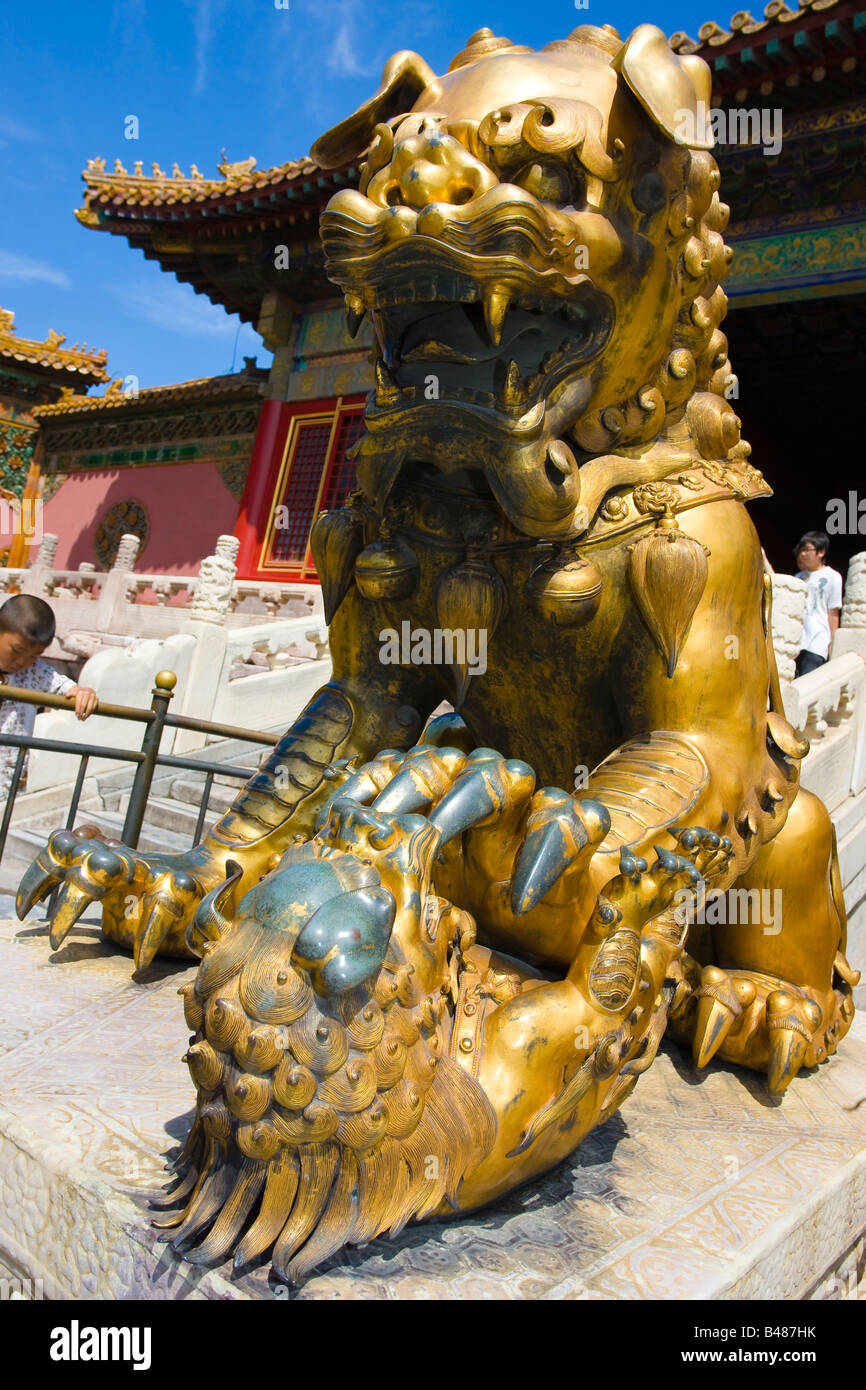 Forbidden city china lion hi-res stock photography and images - Alamy