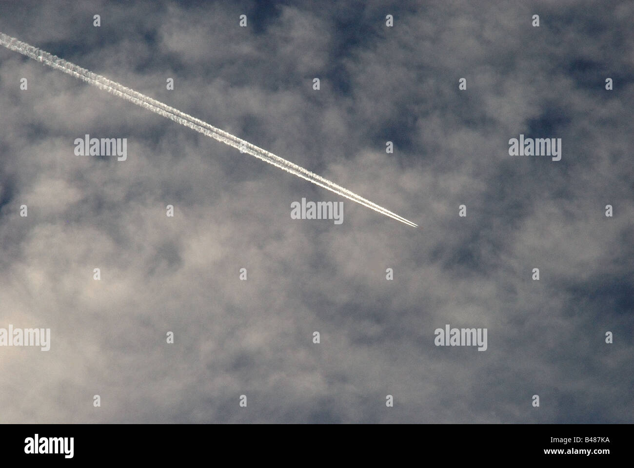 Chemical trail hi-res stock photography and images - Alamy