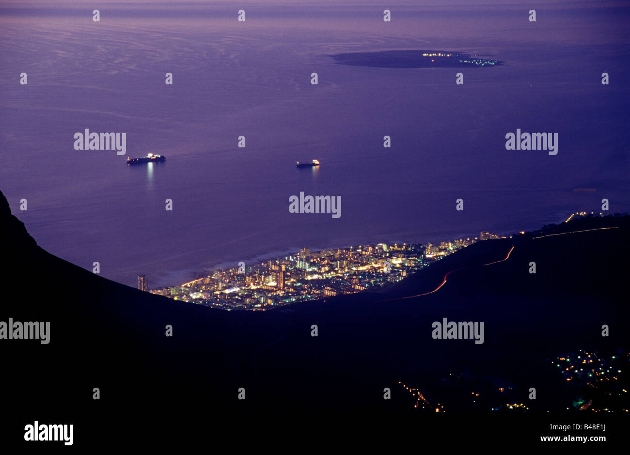 Cape town table mountain night hi-res stock photography and images - Alamy
