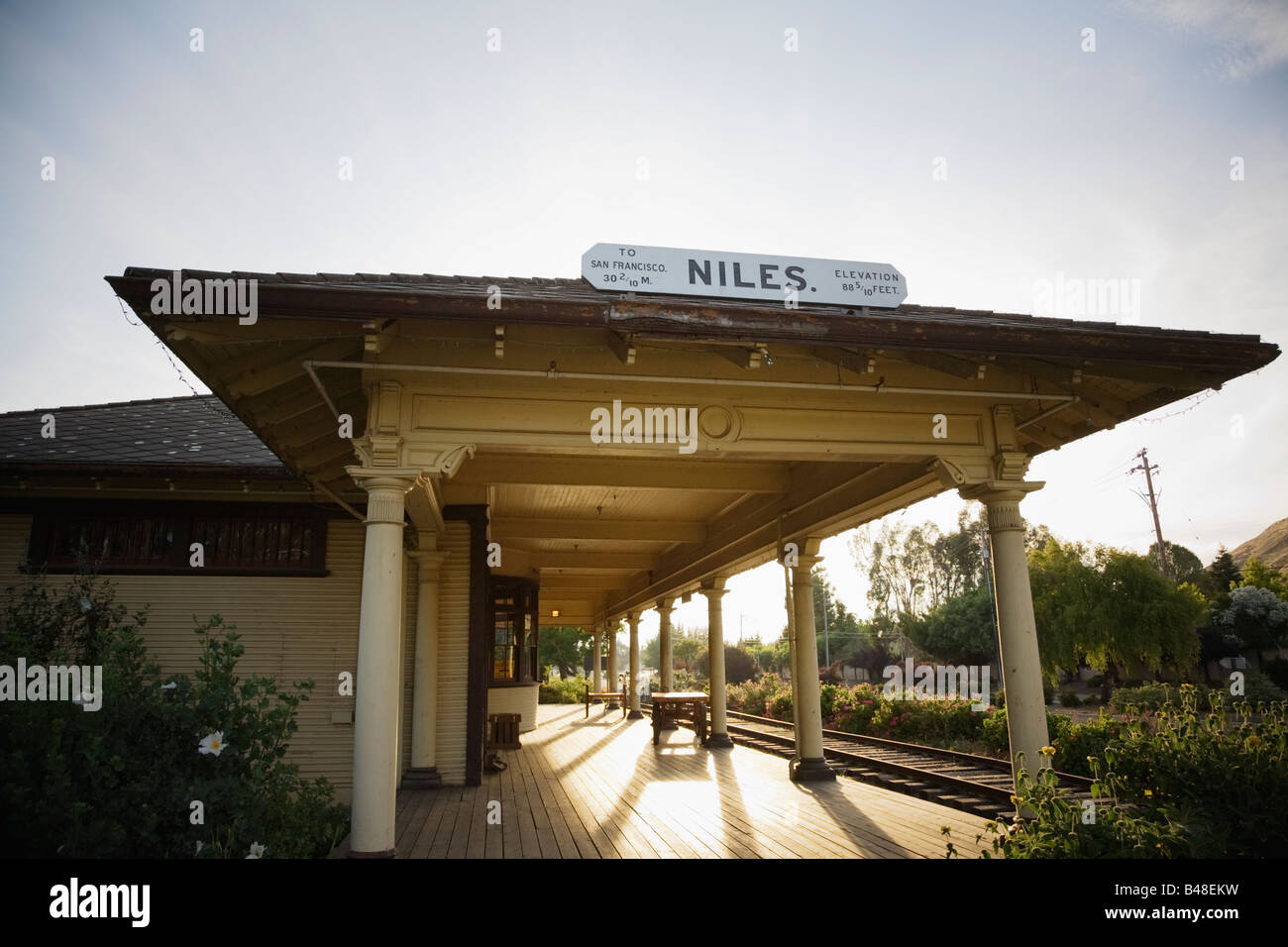 Niles train station hi-res stock photography and images - Alamy