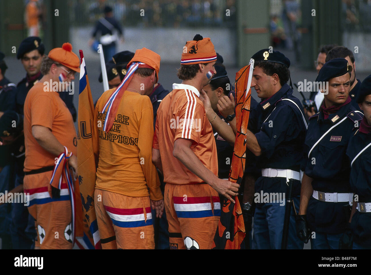 Football fans soccer 1990s hi-res stock photography and images - Alamy
