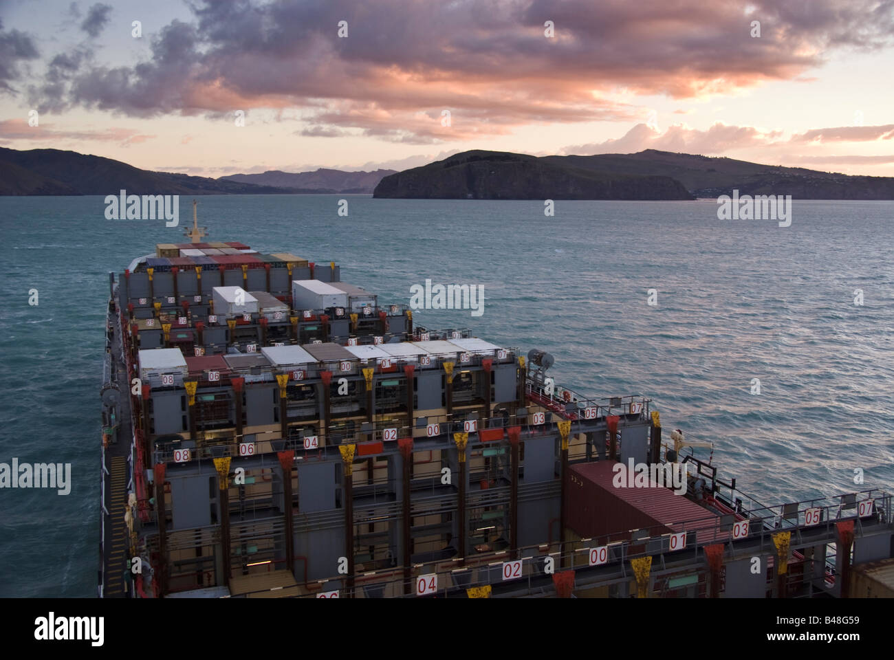 Foredeck of a 'hatchless' containership as seen from the ship's bridge Stock Photo - Alamy