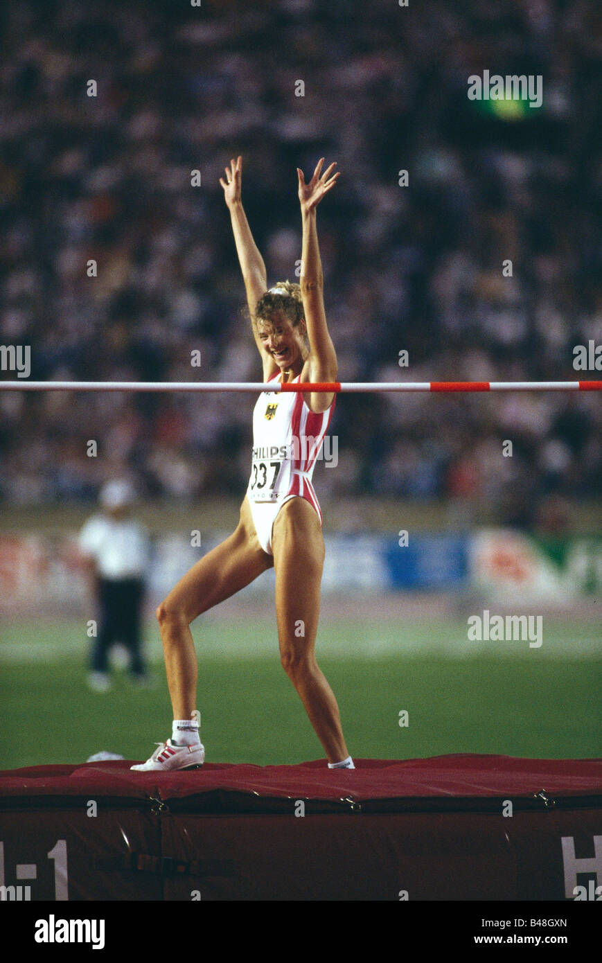 Henkel, Heike, * 5.5.1964, German athlete, athletics, full length ...