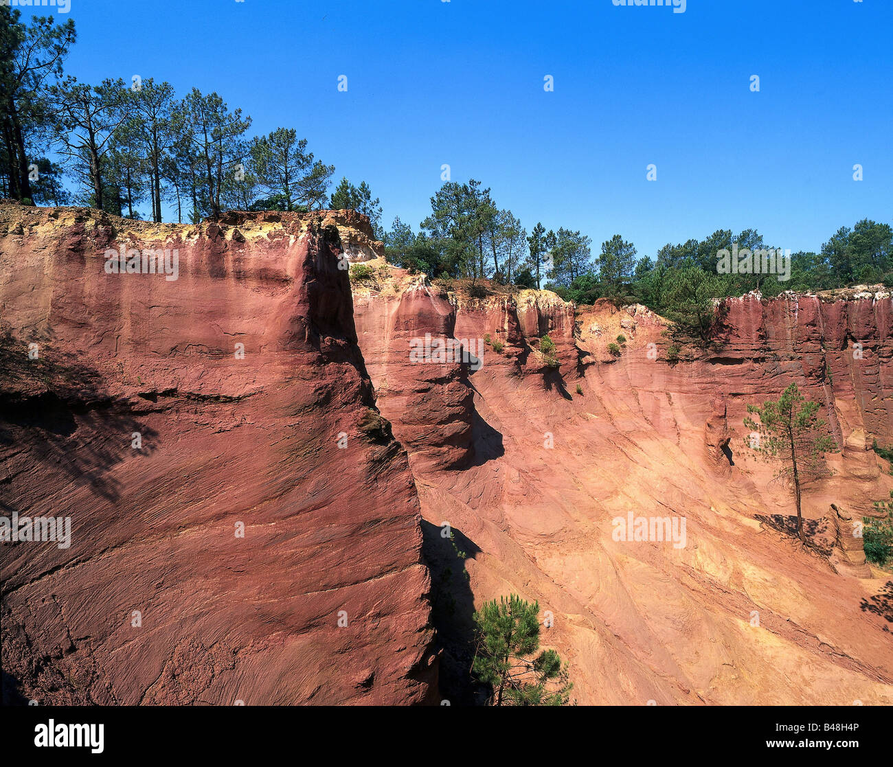 geography / travel, France, Provence, lanscapes, ochre rocks, Chaussee ...