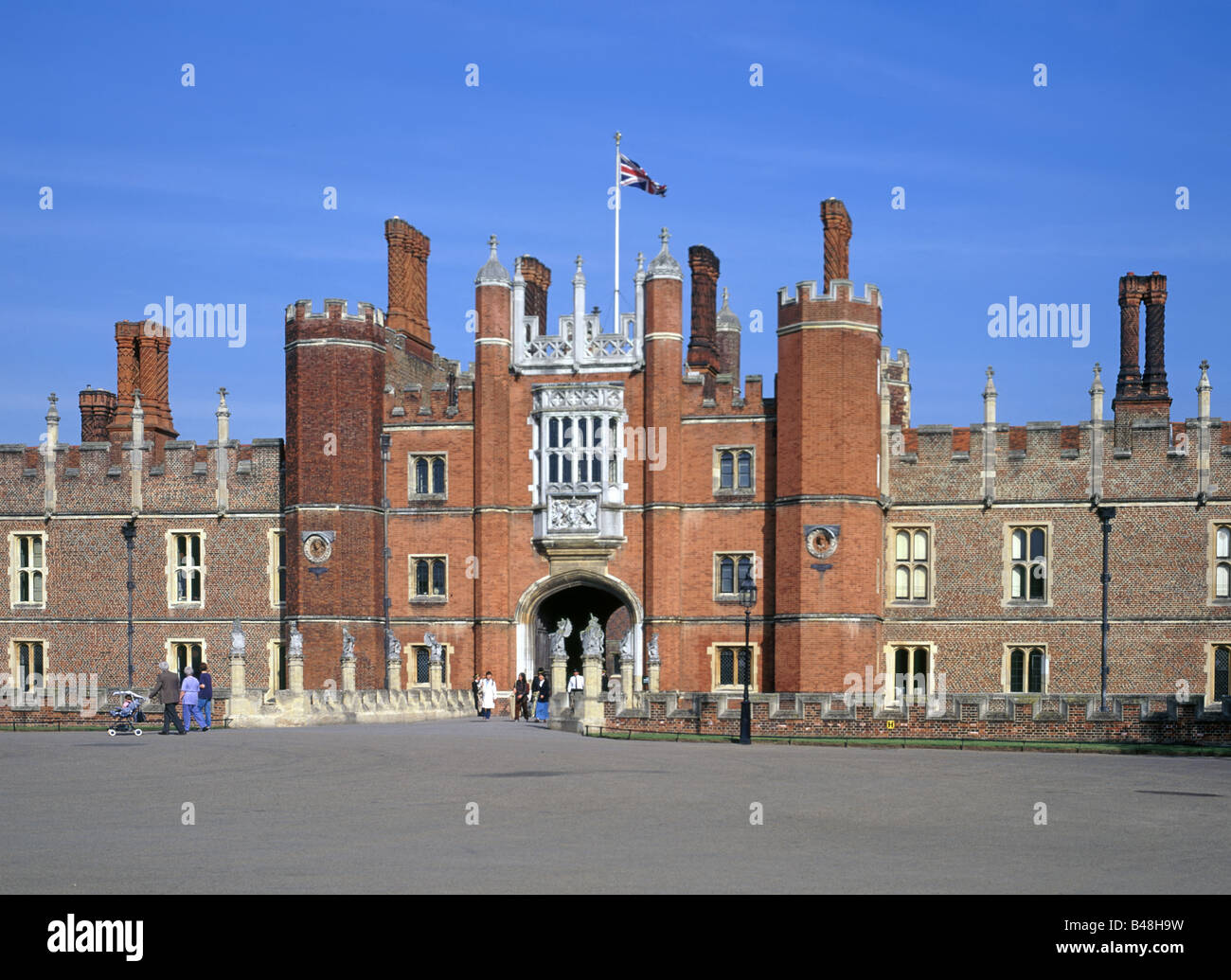 Hampton Court Palace Royal Palace Great Gate House visitor entrance ...