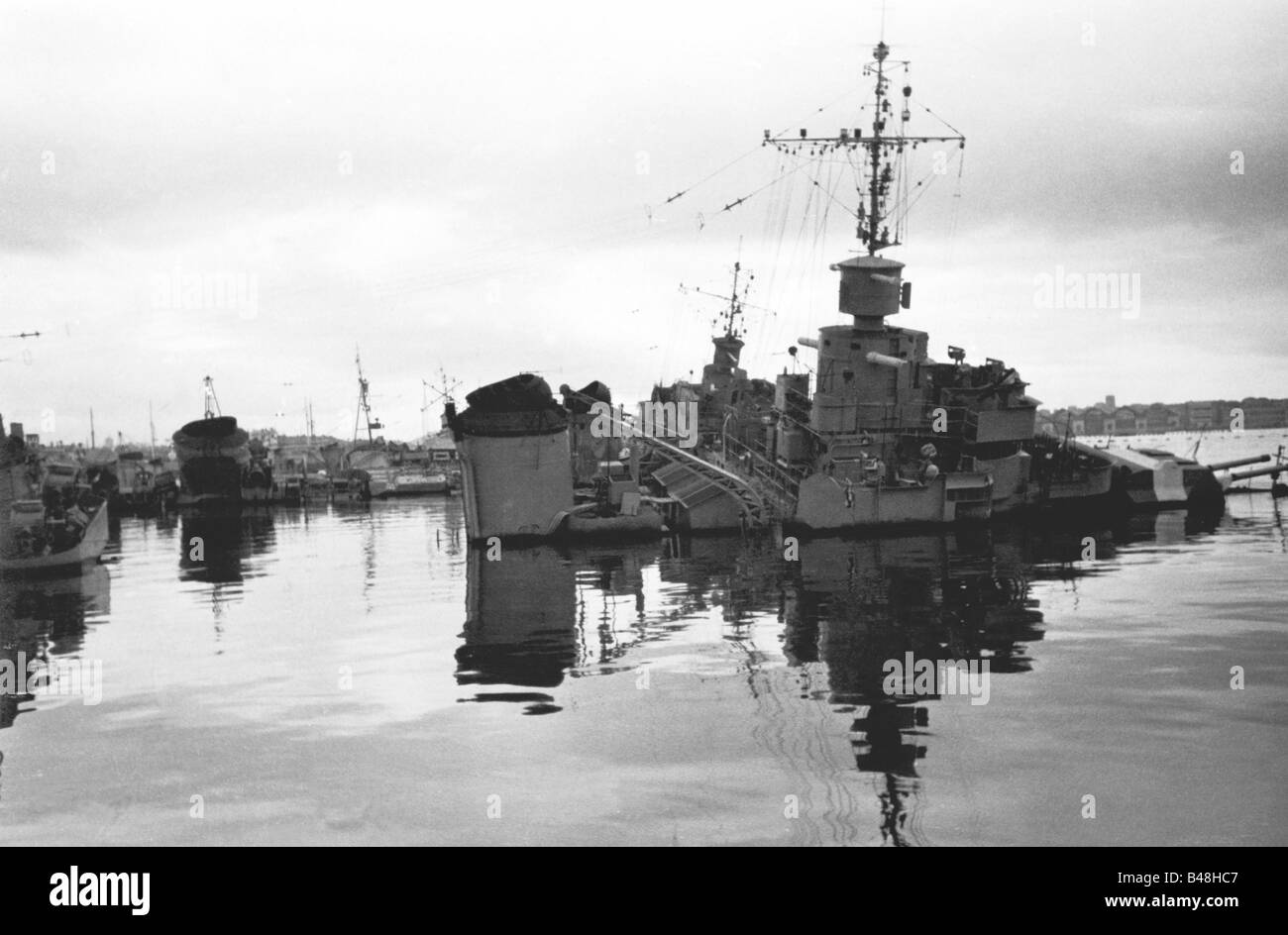 Second world war french ship hi-res stock photography and images - Alamy