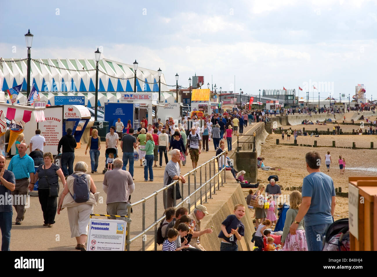 Hunstanton norfolk promenade hi-res stock photography and images - Alamy
