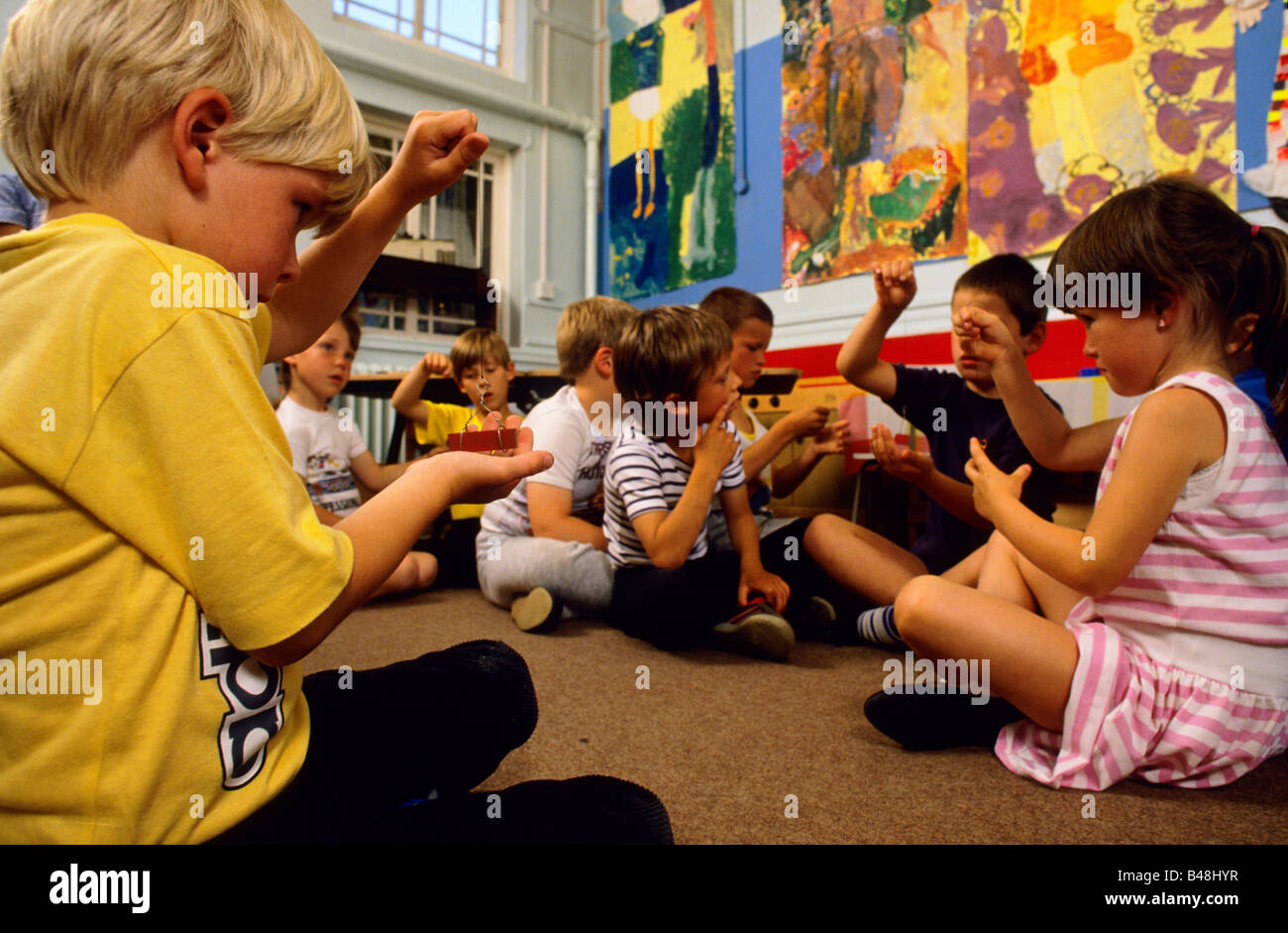 Repelling magnets hi-res stock photography and images - Alamy