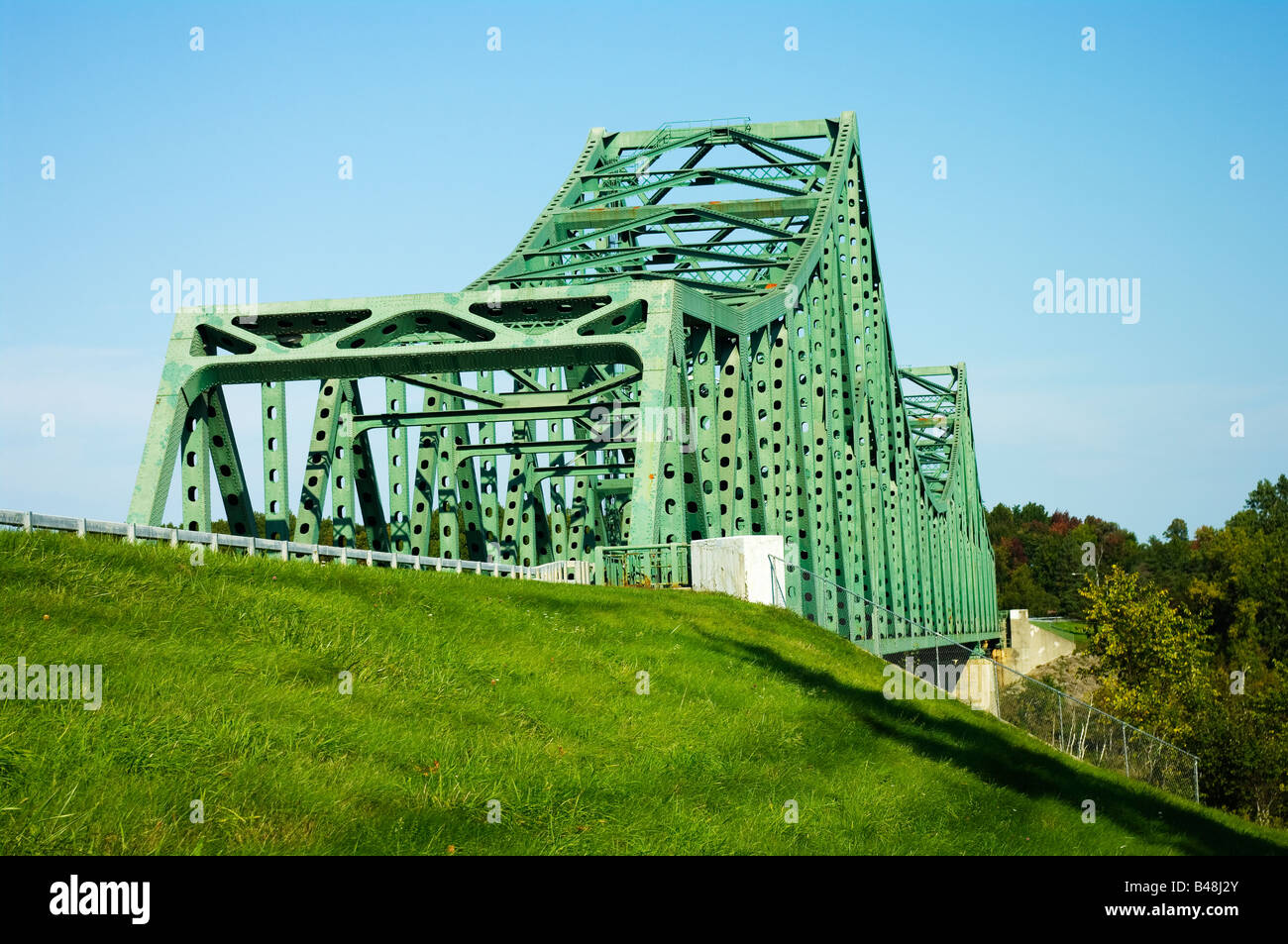 Steel truss bridges hi-res stock photography and images - Alamy