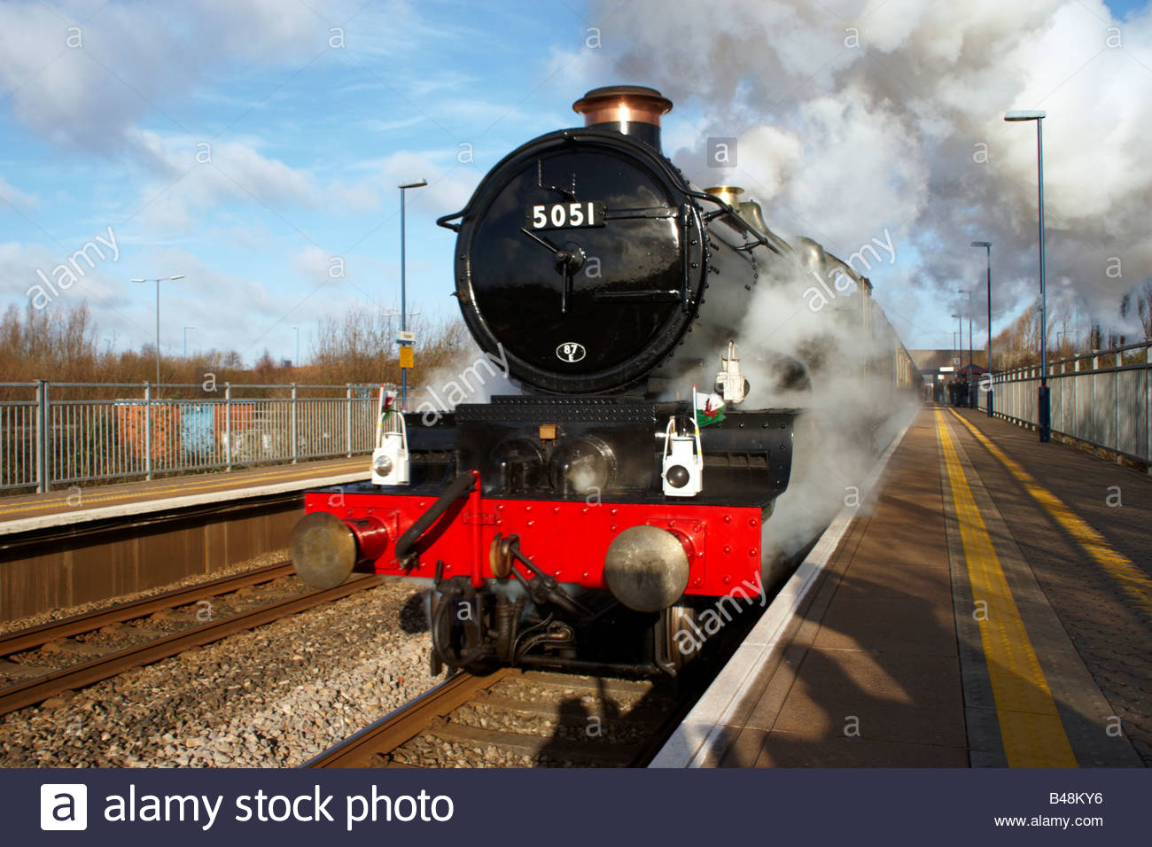 Train Going Through Station High Resolution Stock Photography and ...