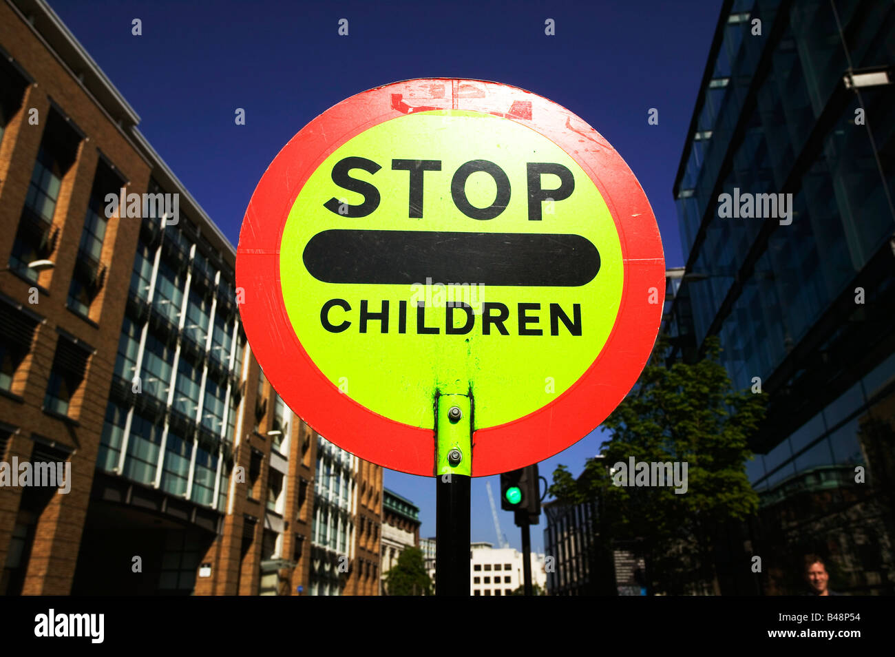 Stop Children Crossing Yellow Safety Sign Free Printa - vrogue.co