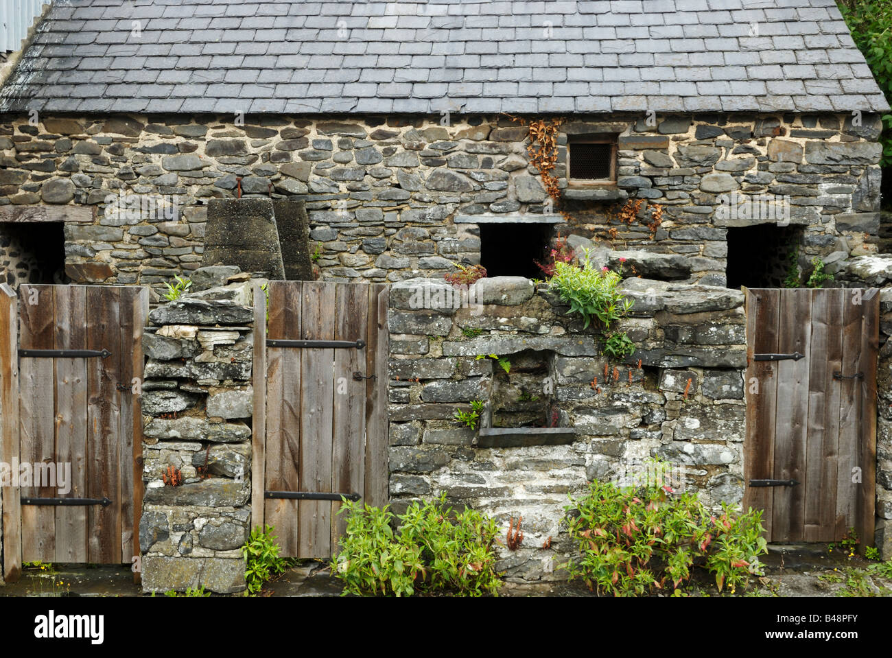 The old pig sty hi-res stock photography and images - Alamy