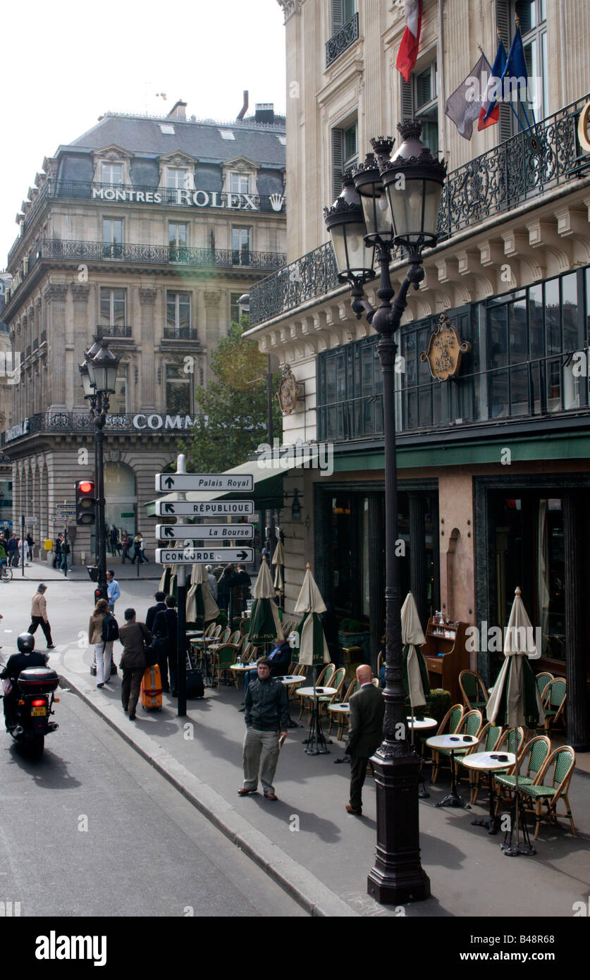 Cafe in Paris Stock Photo - Alamy