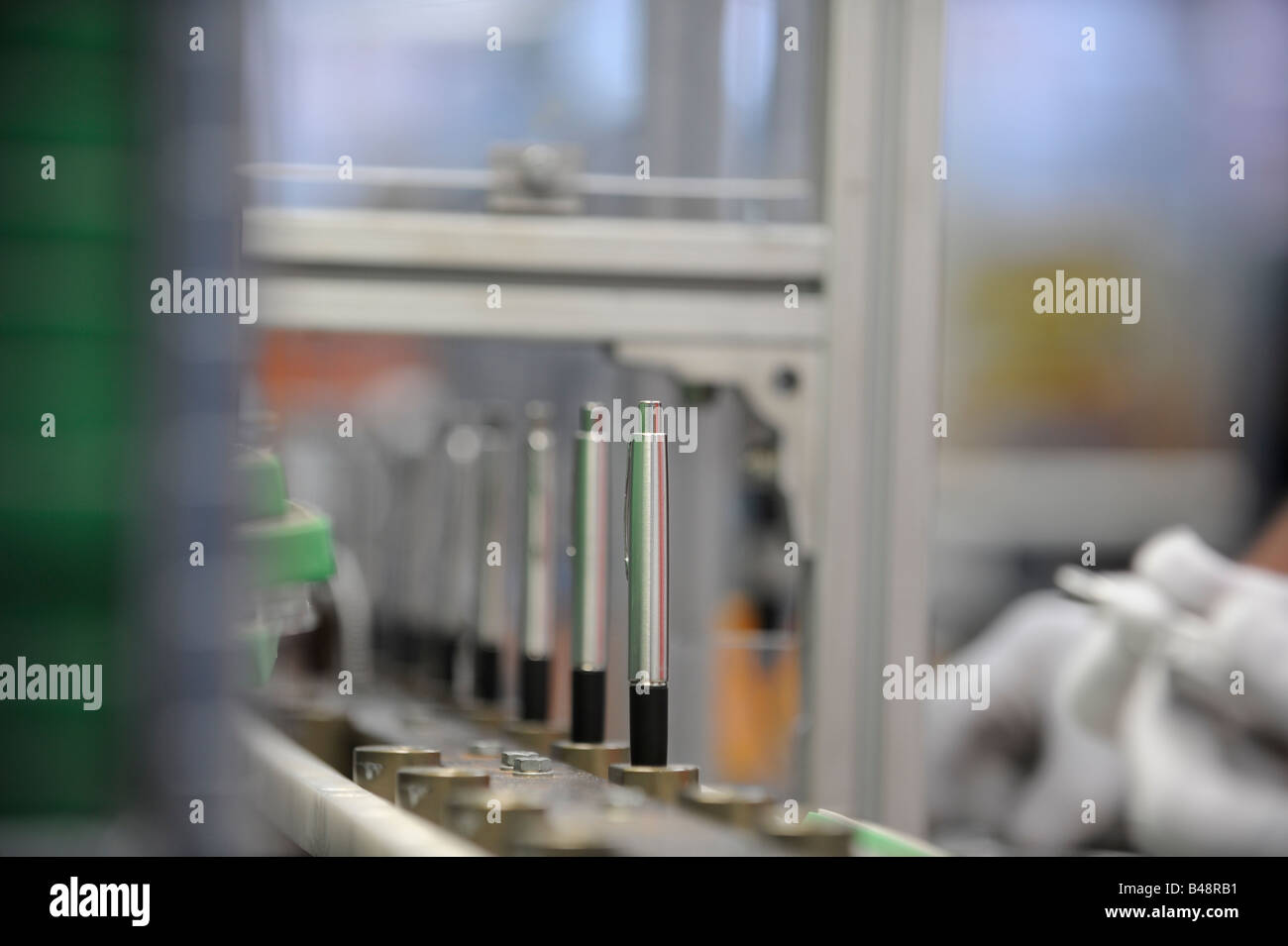 Parker Pen factory in Newhaven, Sussex: the assembly line of the famous ...