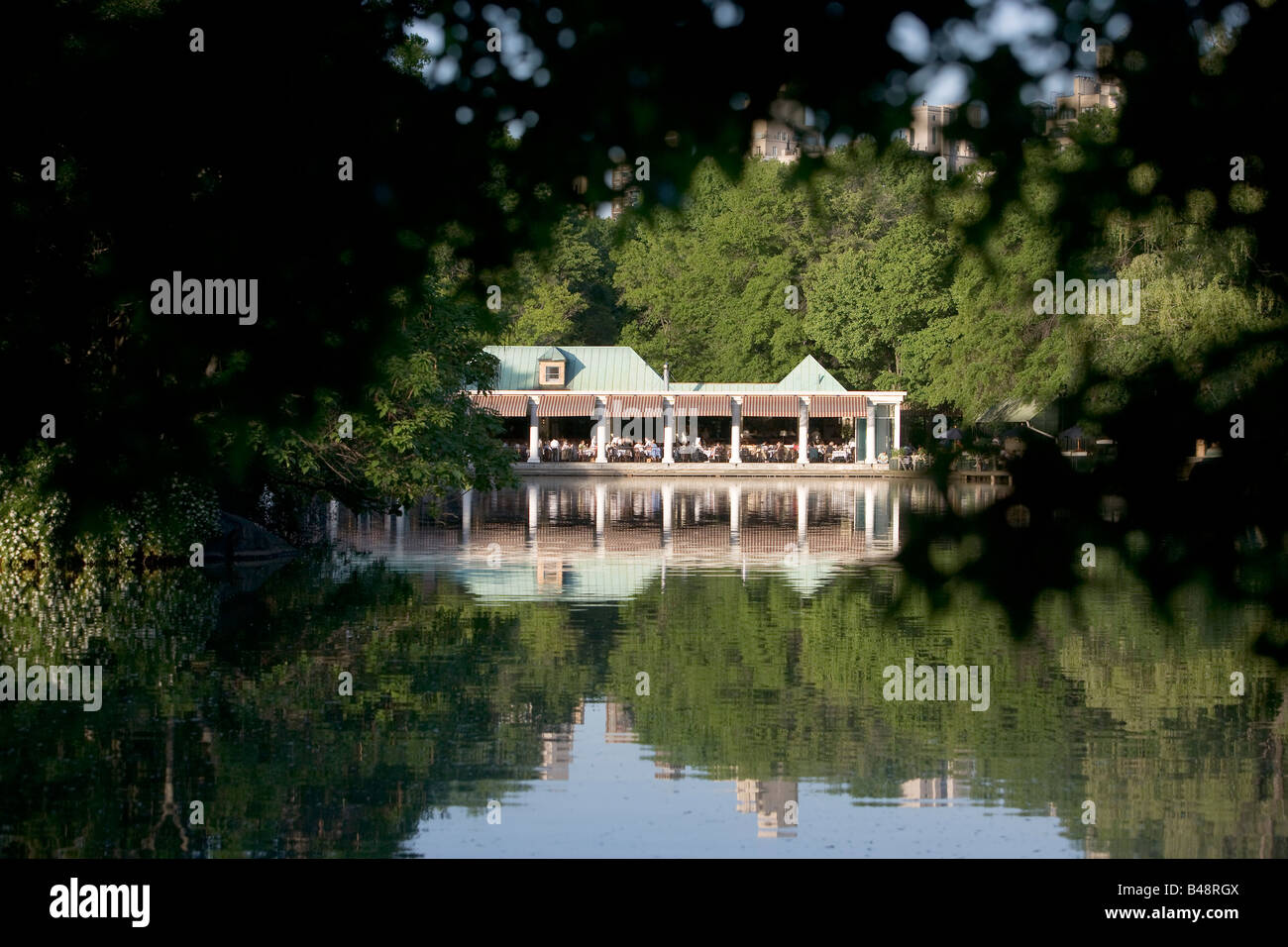The Loeb Boathouse on The Lake in New York City's Central Park Stock ...