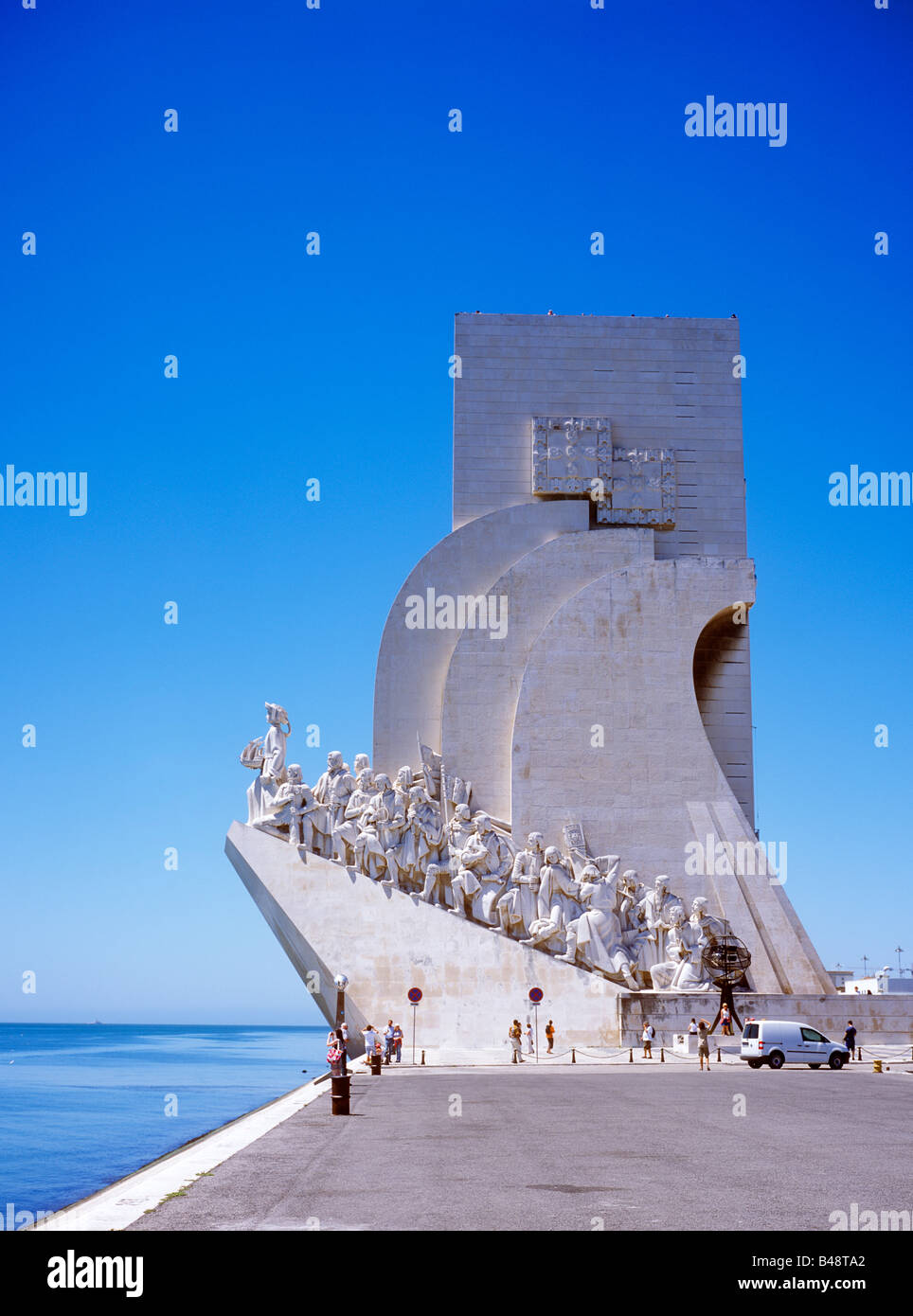 Monument lisbonne hi-res stock photography and images - Alamy