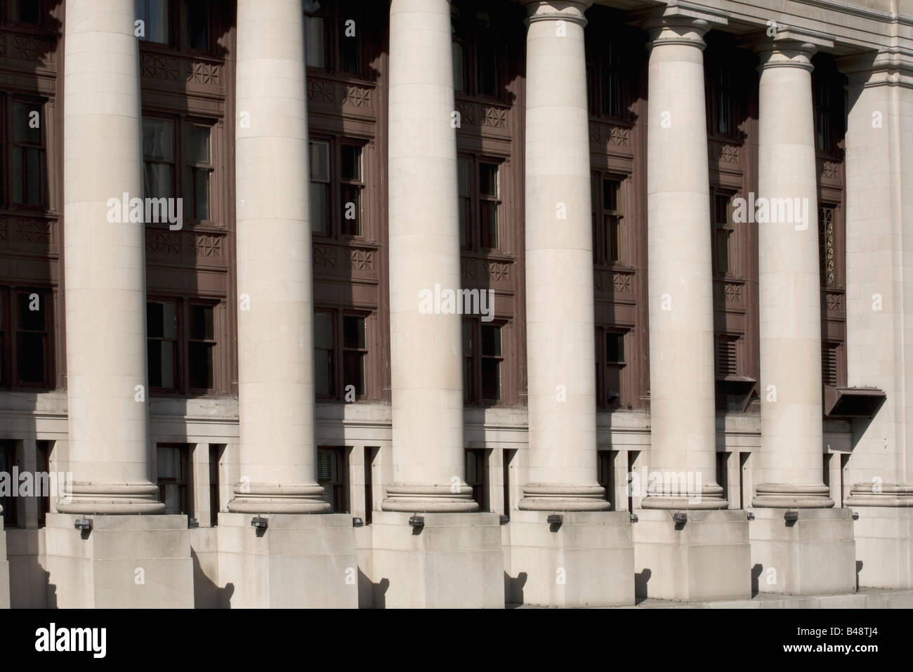 Center pillars hi-res stock photography and images - Alamy