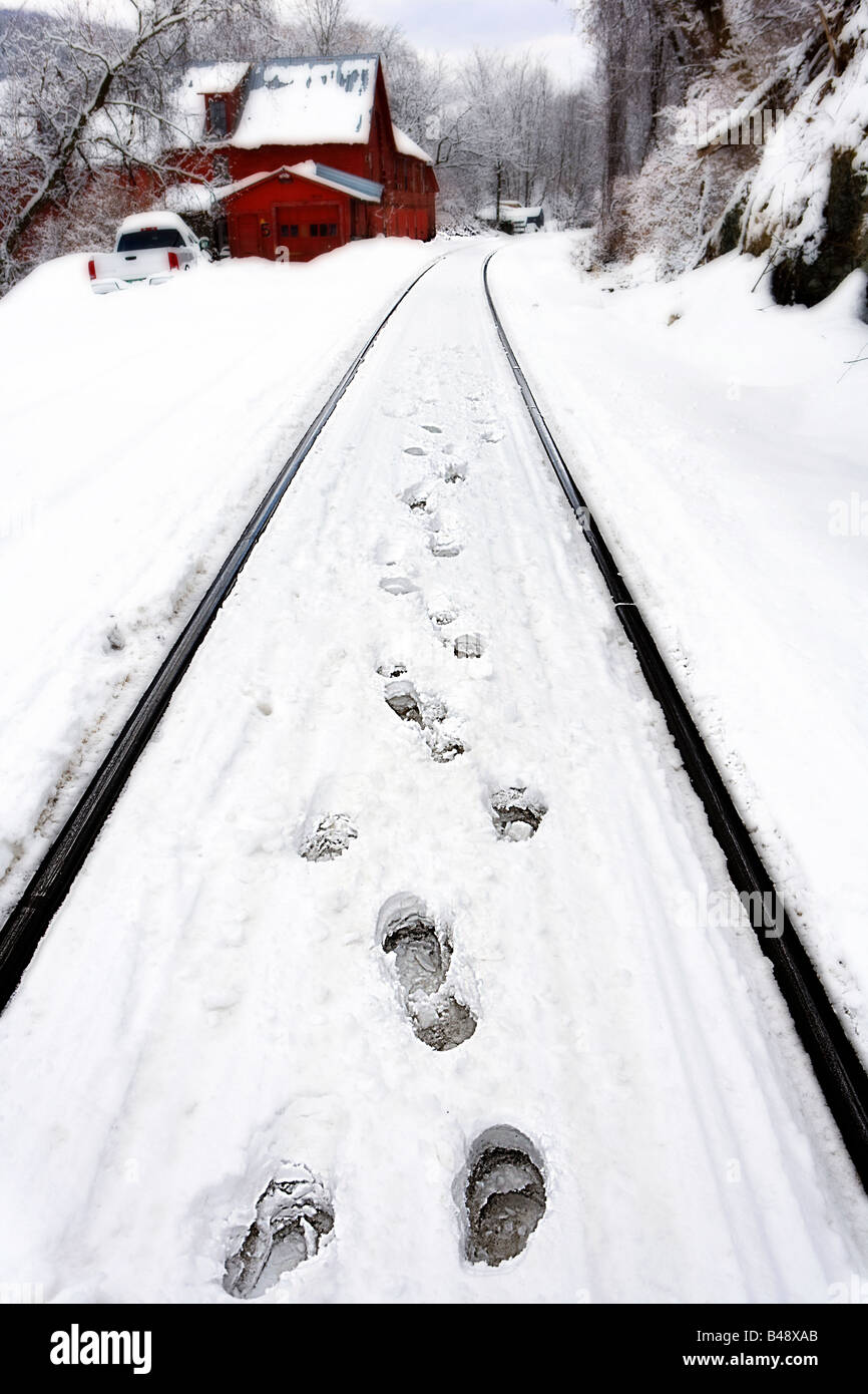 Feet railroad hi-res stock photography and images - Alamy