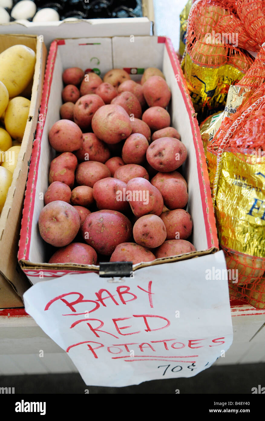 Redskin potato hi-res stock photography and images - Alamy