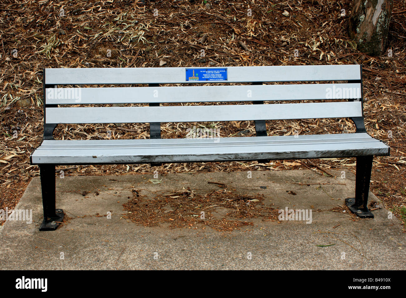 The banks of river bench hi-res stock photography and images - Alamy