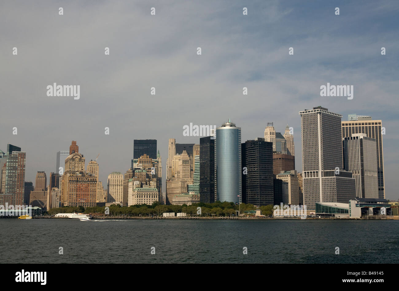 Southern manhattan skyline hi-res stock photography and images - Alamy