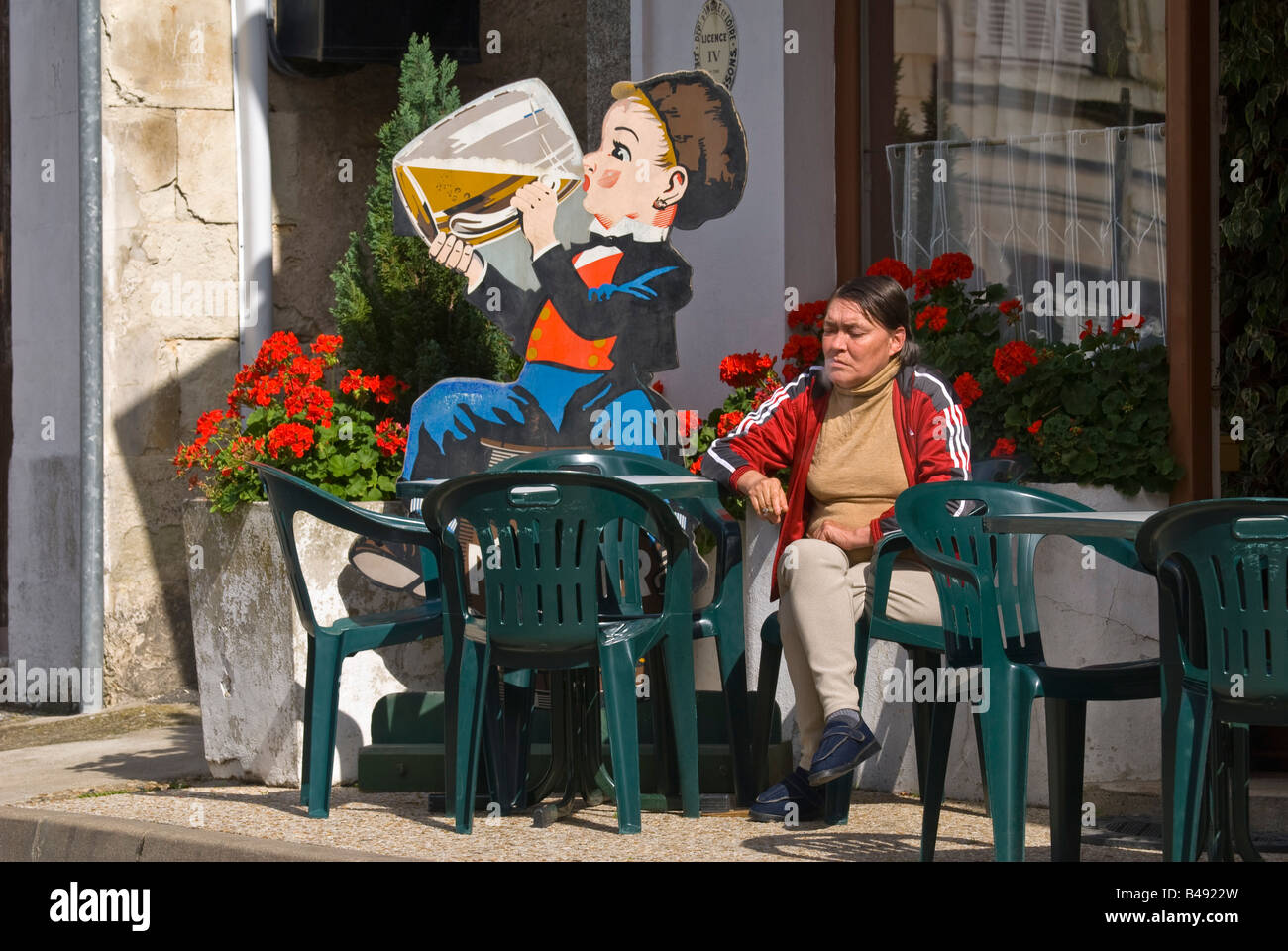 French woman smoking cigarette hi-res stock photography and images - Alamy