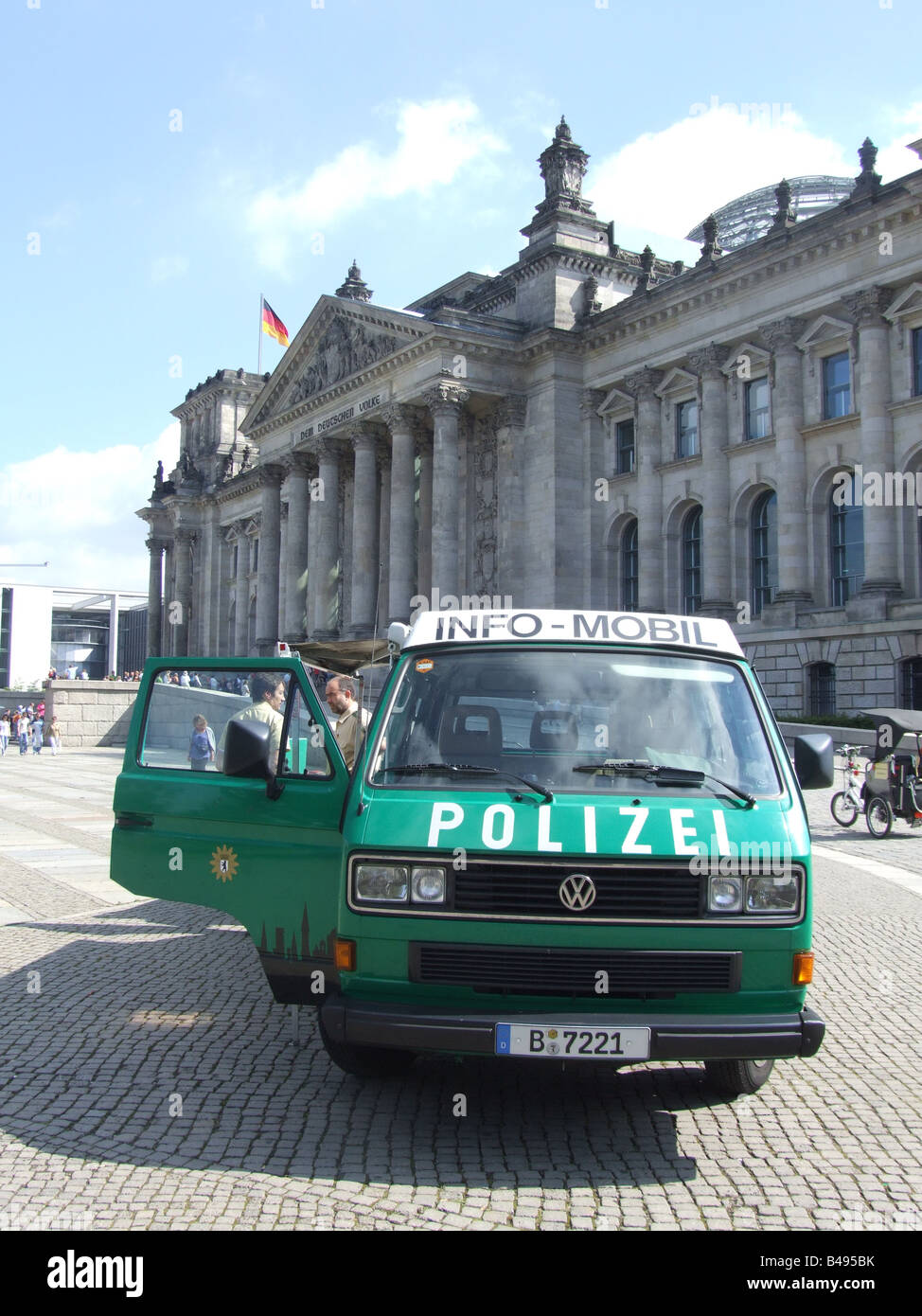 Berlin police car van polizei hi-res stock photography and images - Alamy