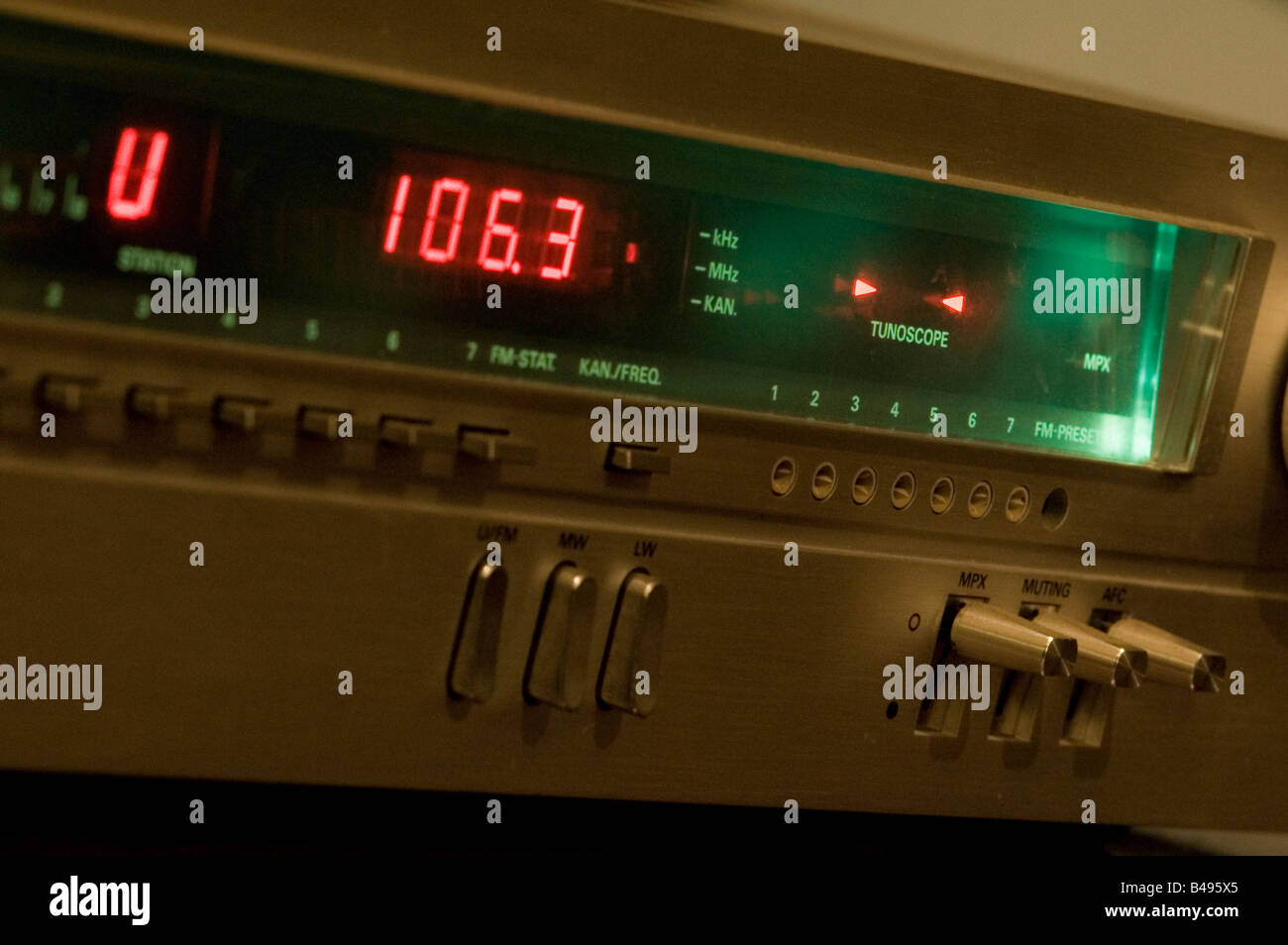 hi fi tuner Stock Photo - Alamy