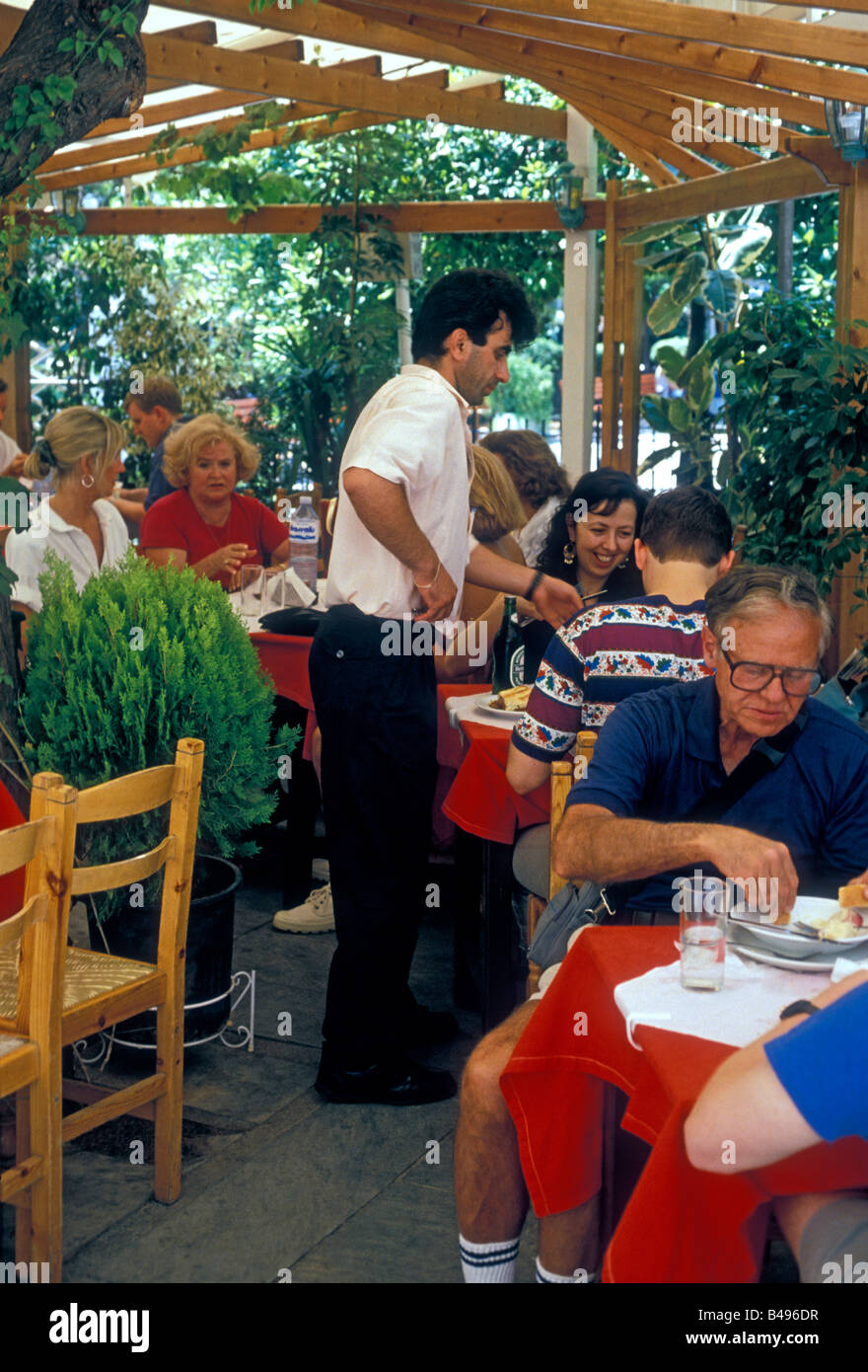 People dining in athens greece hi-res stock photography and images - Alamy
