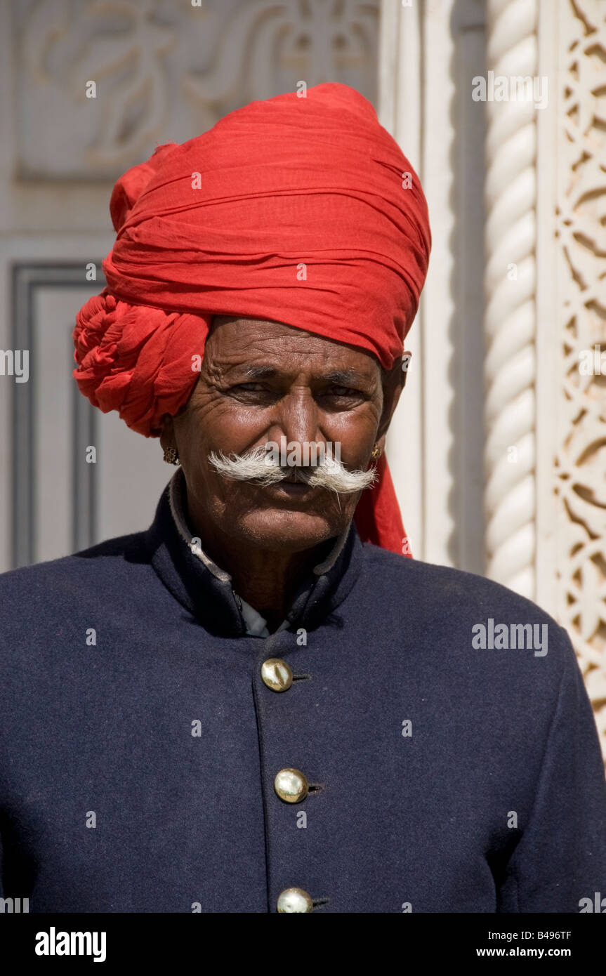 Palace guard india uniform hi-res stock photography and images - Alamy