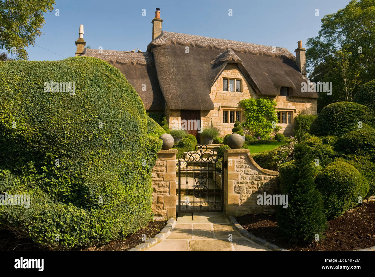 Cotswold cottage hi-res stock photography and images - Alamy