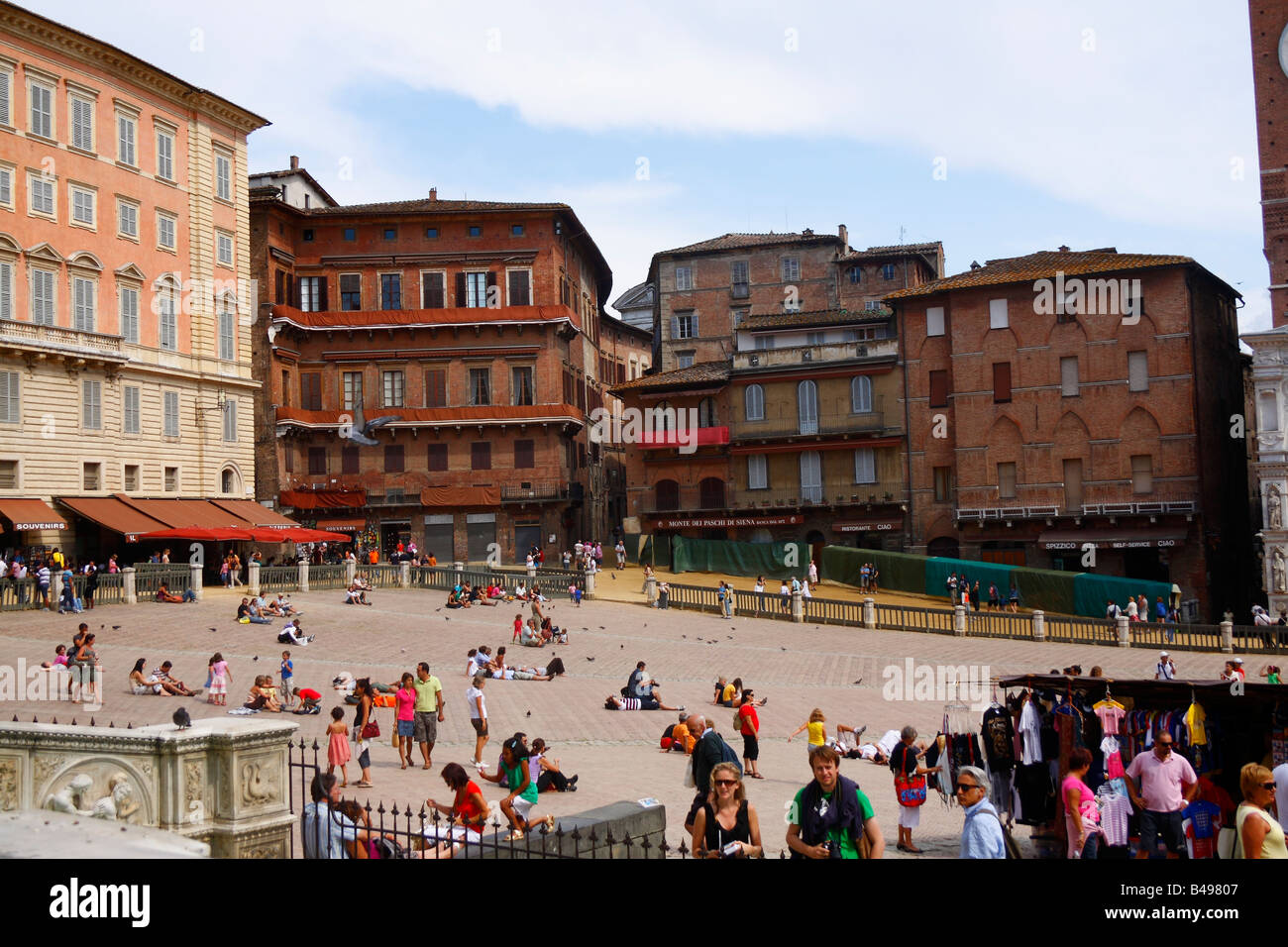 Medieval buildings piazza del campo siena hi-res stock photography and ...