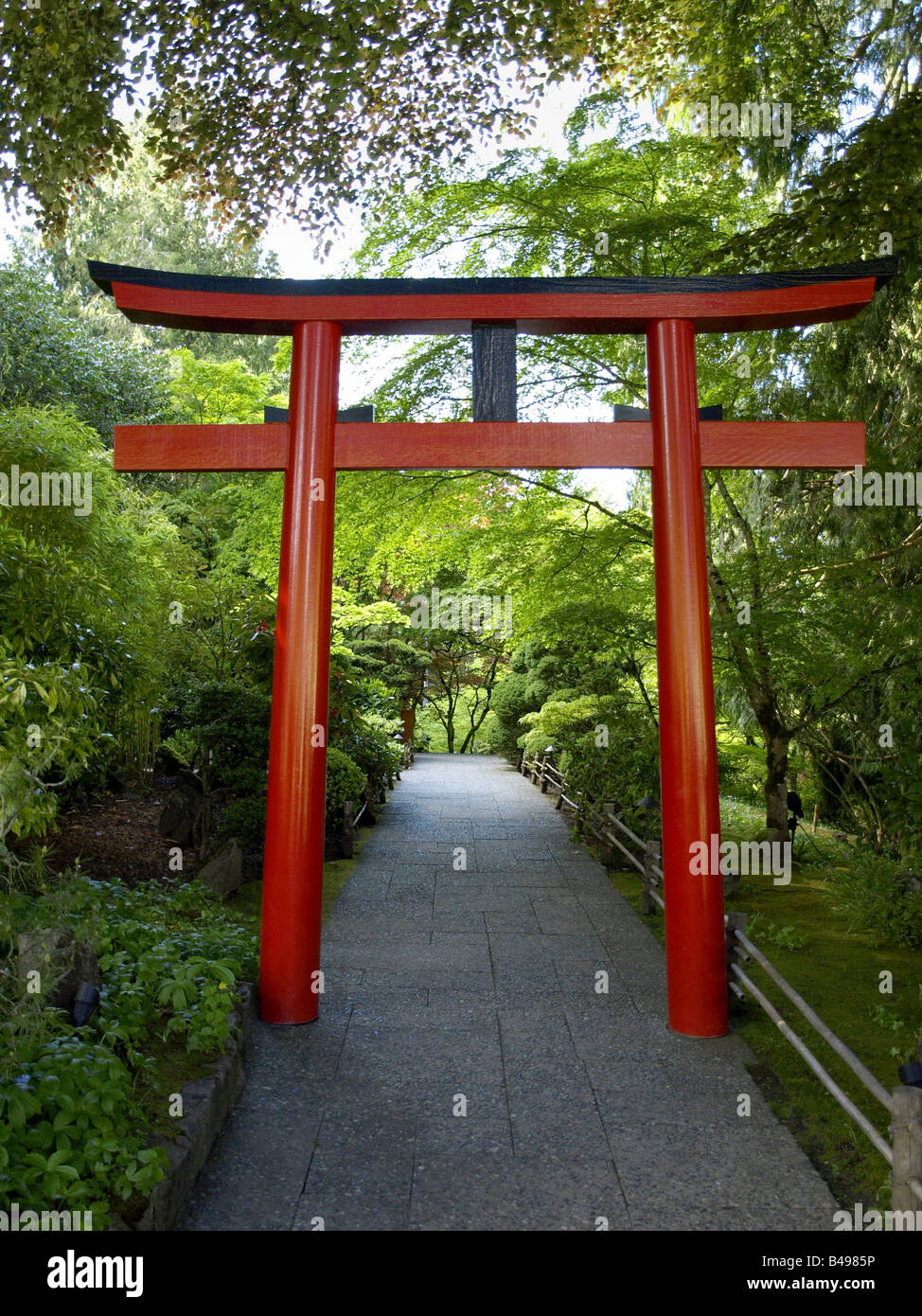 Entrance to the Japanese Garden at Butchart gardens Stock Photo - Alamy