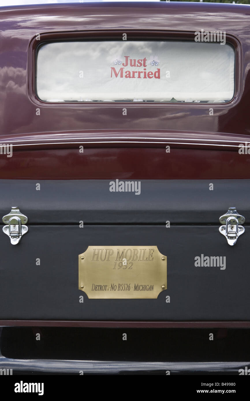 1932 Hupmobile 4 Door Sedan - Boot Trunk and Just Married Embroidered ...