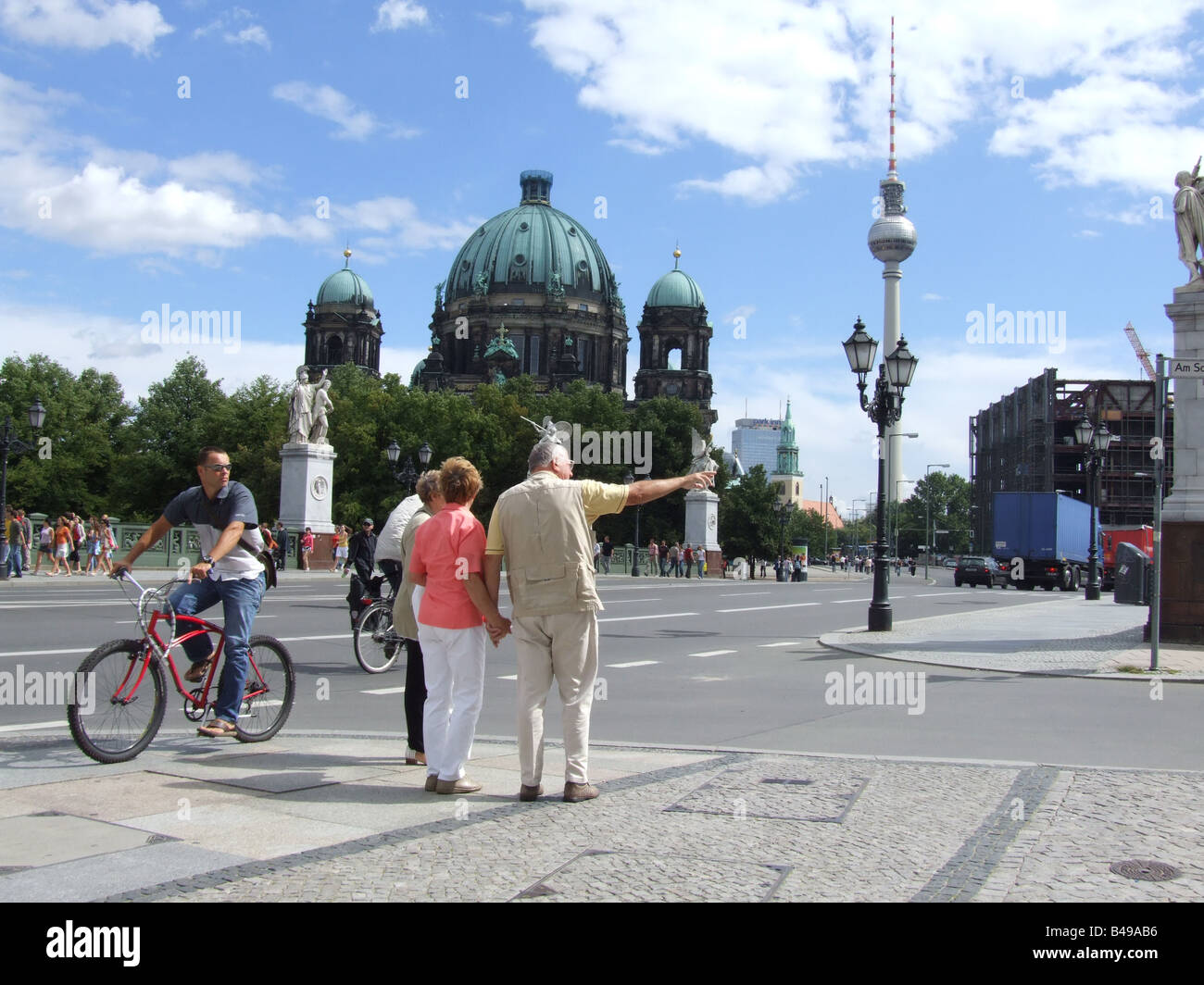 Schloss bridge statue and cathedral berlin germany Stock Photo - Alamy