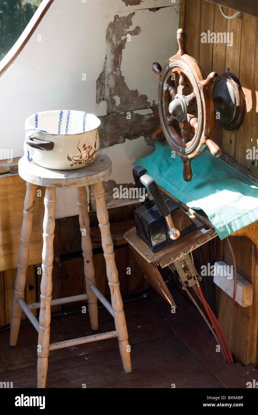 barge steering and throttle controls Grand Union Canal Berkhamsted ...
