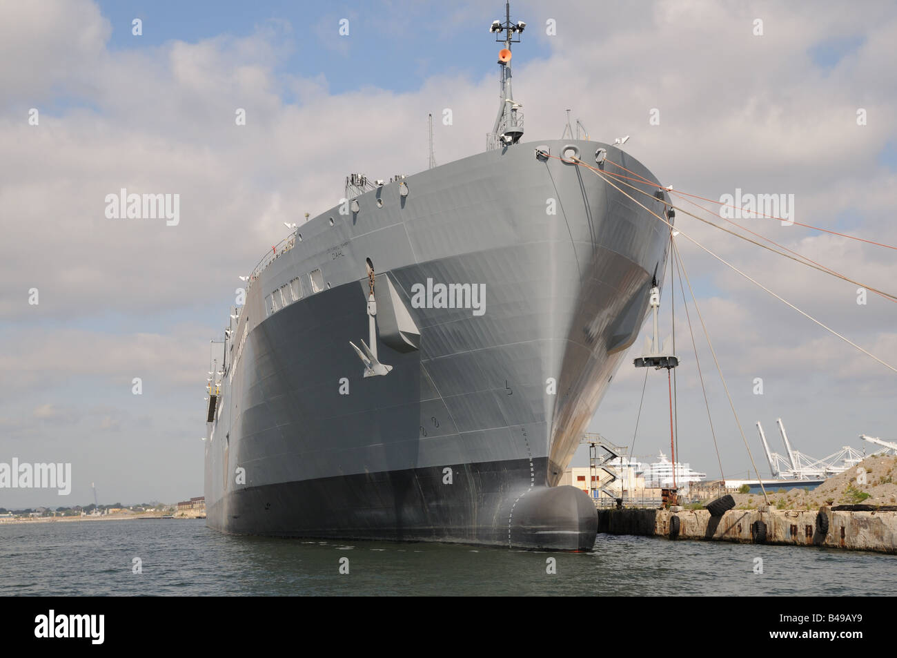 A U.S. Navy transport ship docked in New York harbor Stock Photo - Alamy
