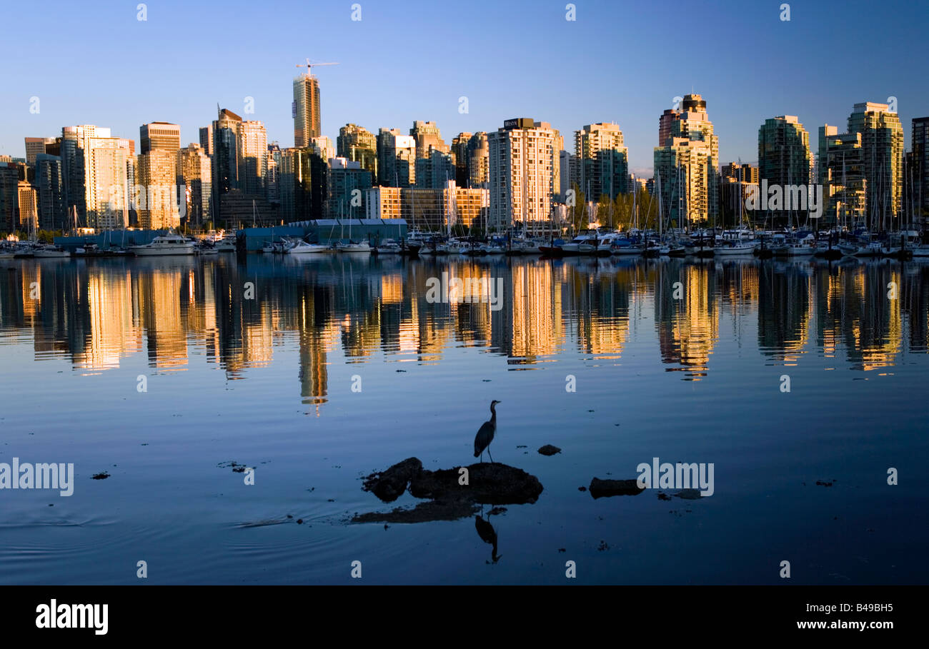 Vancouver city skyline sunset canada hi-res stock photography and ...
