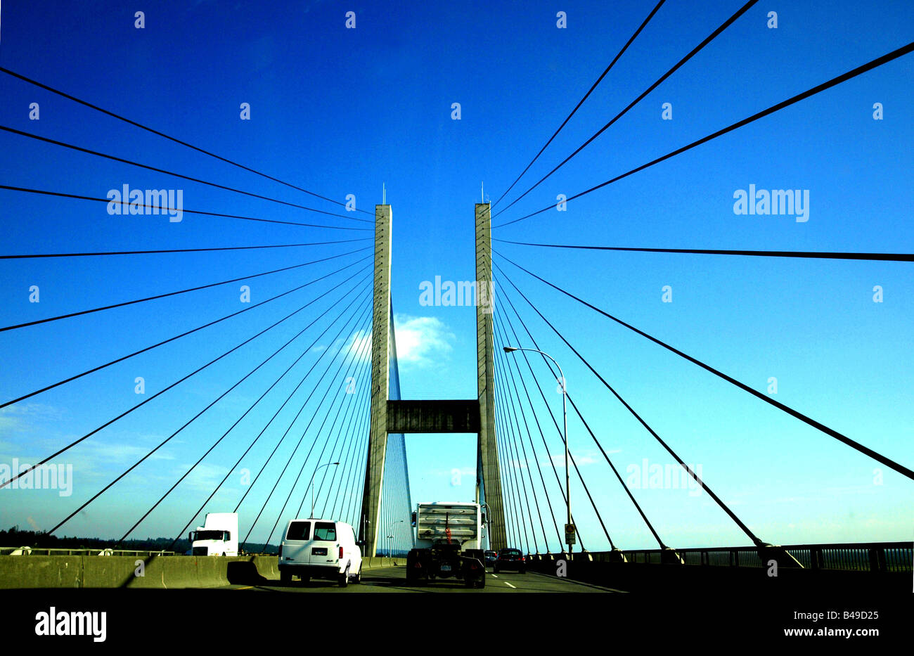 Car crossing a bridge hi-res stock photography and images - Alamy