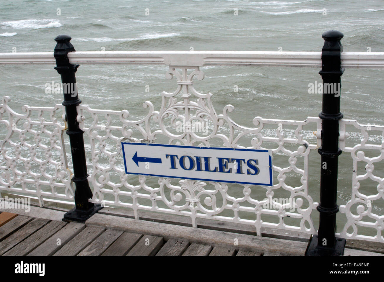 Toilets this way hi-res stock photography and images - Alamy