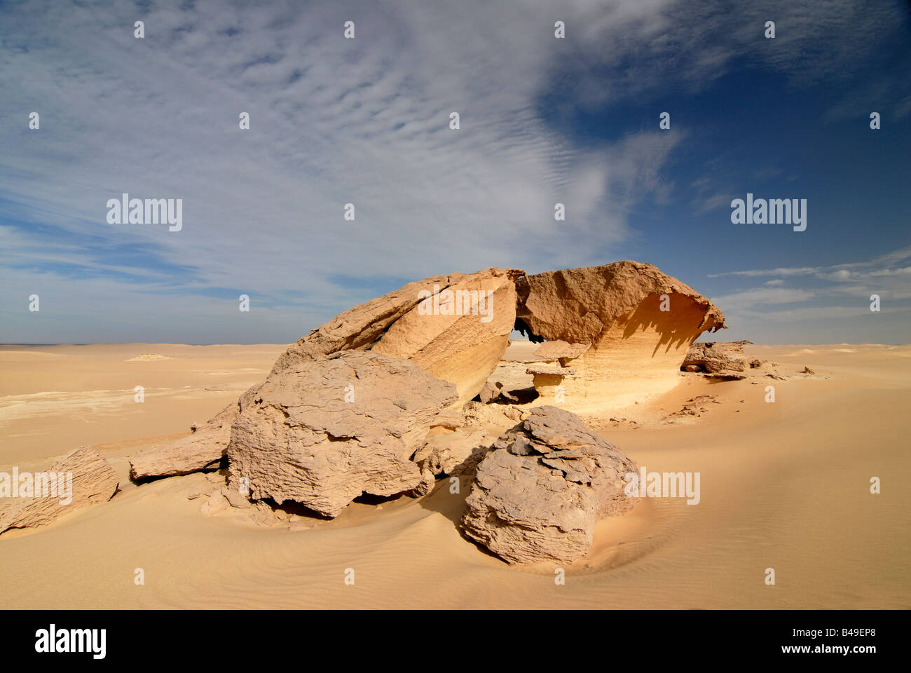 Sahara desert in western Egypt Stock Photo - Alamy