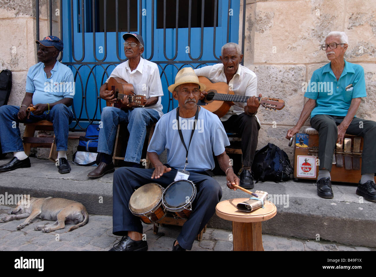 Old group of musicians Havanna Cuba Stock Photo - Alamy