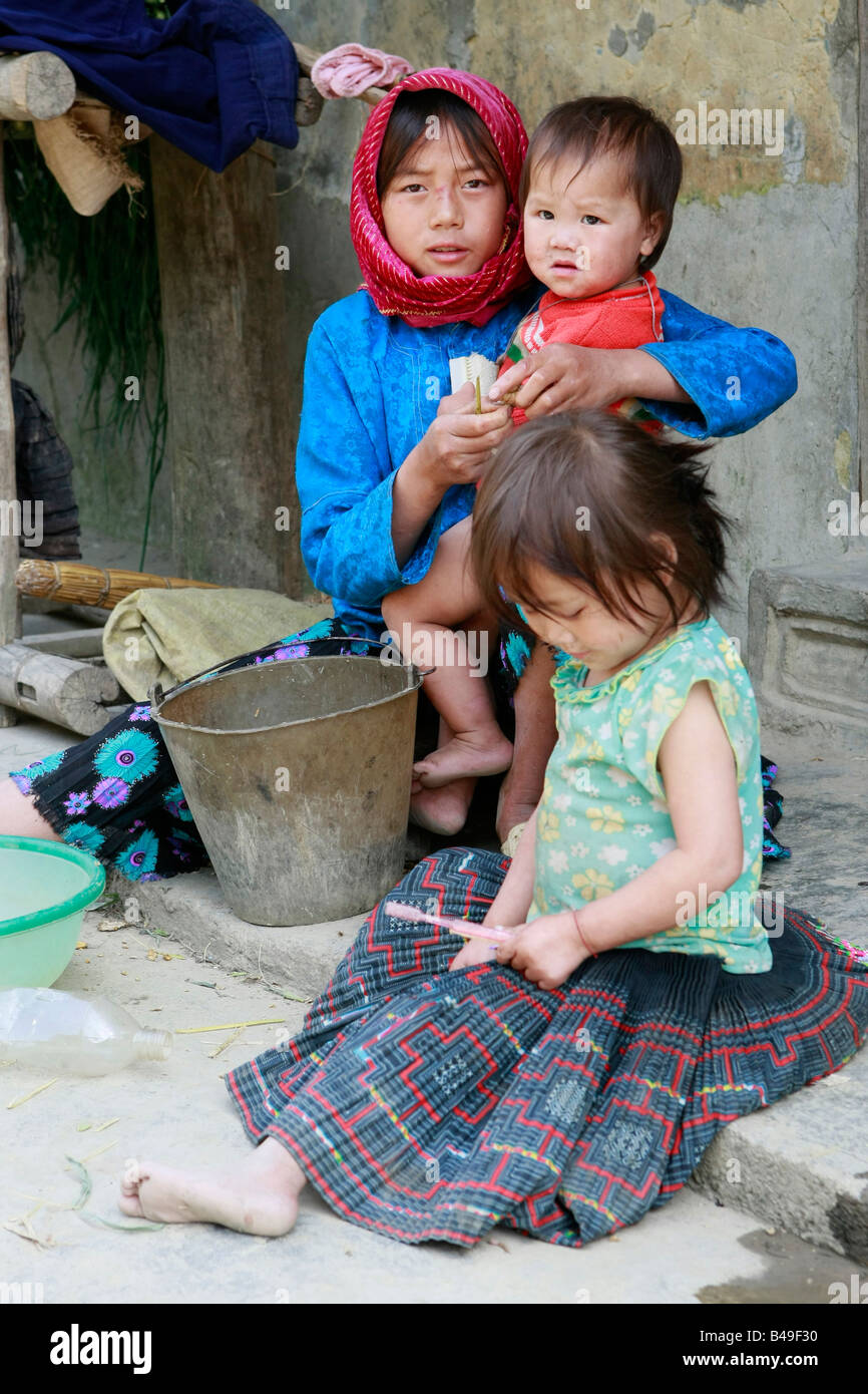 White Hmong children at the village of Pho Lao, Dong Van Plateau ...