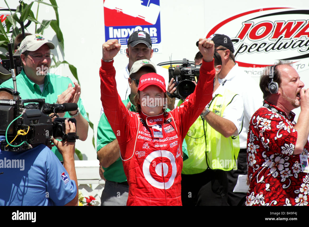 Dan Wheldon Winner IRL Indy Car Iowa Corn 250 Newton IA Stock Photo - Alamy