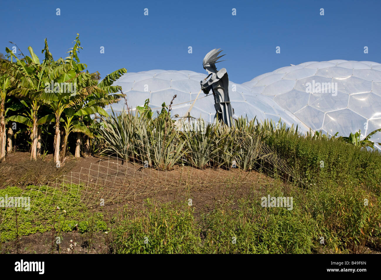 Metal sculpture with man hi-res stock photography and images - Alamy